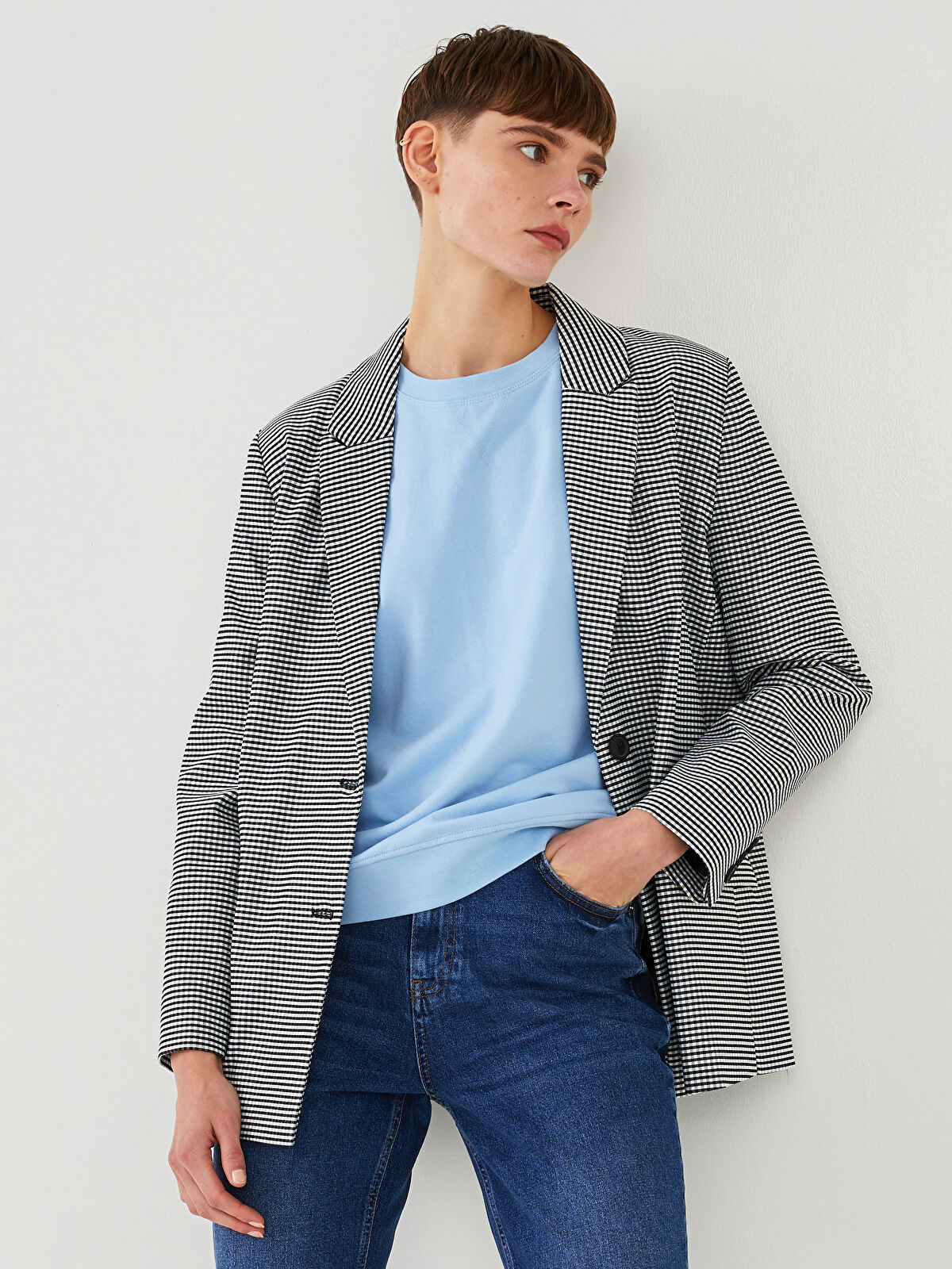 LCW VISION Düğme Kapamalı Kısa Kollu Kemer Detaylı Kadın Blazer Ceket LCW VISION Düğme Kapamalı Kısa Kollu Kemer Detaylı Kadın Blazer Ceket