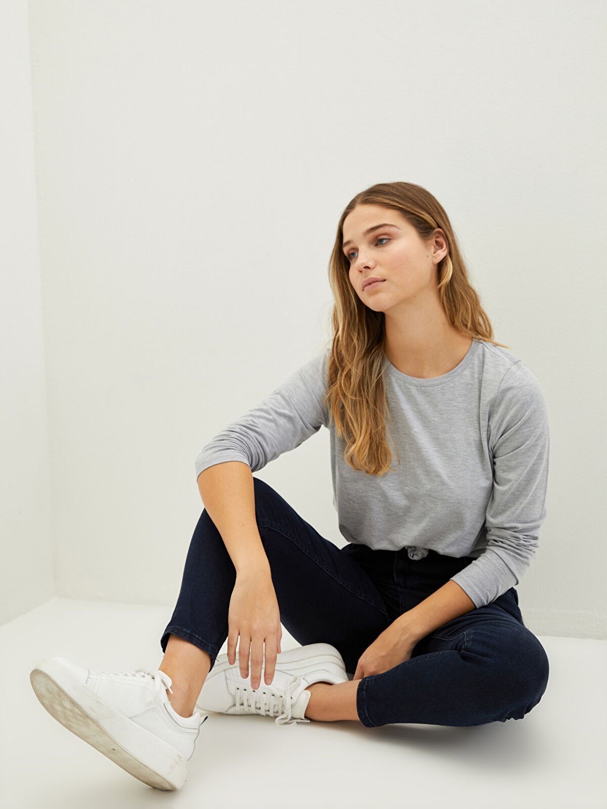 Büyük Beden Bisiklet Yaka Düz Uzun Kollu Kadın Tişört