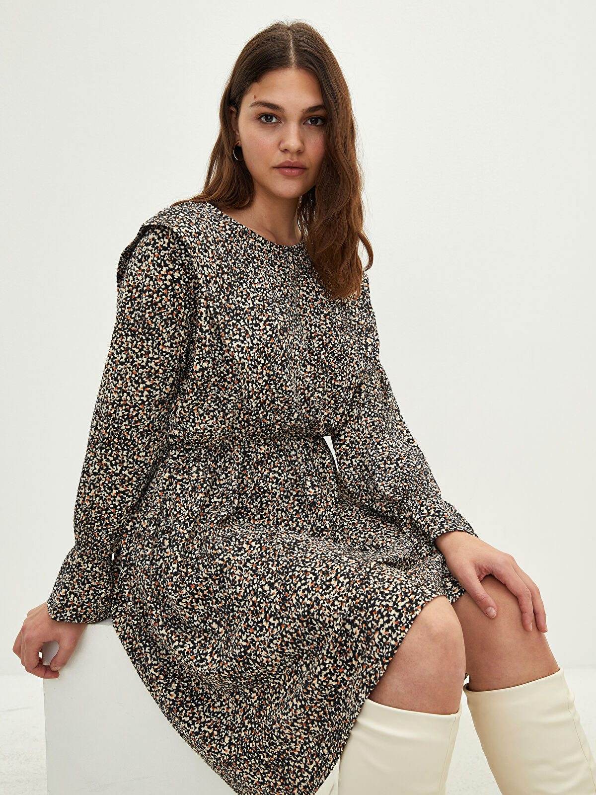 Büyük Beden Bisiklet Yaka Desenli Uzun Kollu Kadın Elbise Büyük Beden Bisiklet Yaka Desenli Uzun Kollu Kadın Elbise