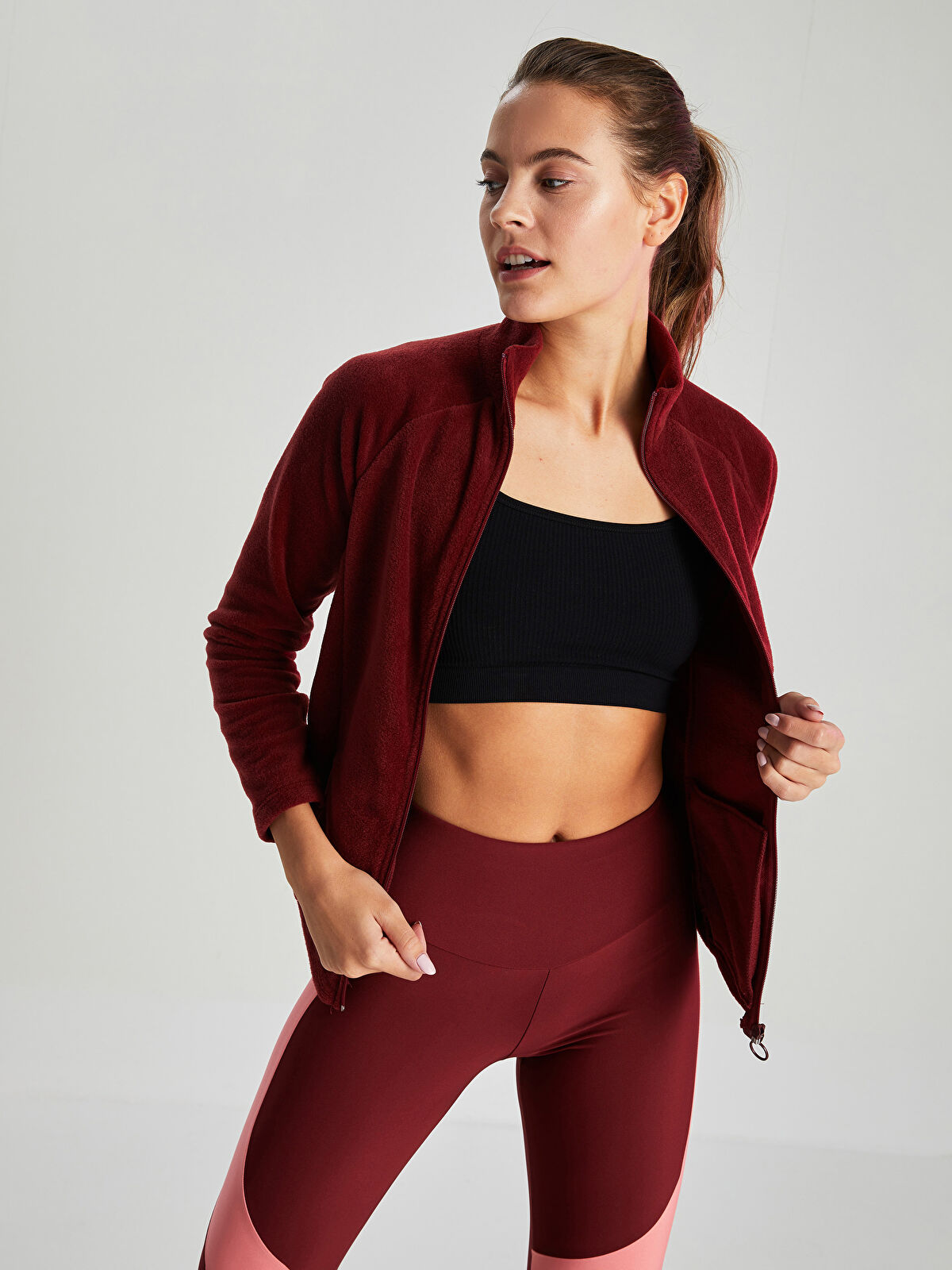 LCW ACTIVE Dik Yaka Düz Cep Detaylı Uzun Kollu Polar Kadın Spor Hırka