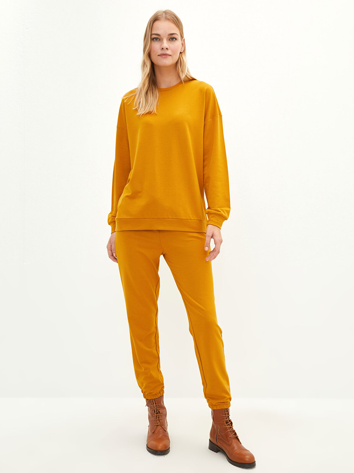 LCW BASIC Beli Lastikli Bağlamalı Cep Detaylı Kadın Jogger Eşofman Altı LCW BASIC Beli Lastikli Bağlamalı Cep Detaylı Kadın Jogger Eşofman Altı