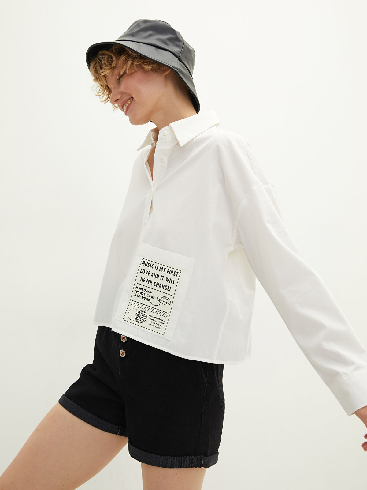 LCW CASUAL Önden Düğme Kapamalı Baskılı Uzun Kollu Poplin Kadın Gömlek LCW CASUAL Önden Düğme Kapamalı Baskılı Uzun Kollu Poplin Kadın Gömlek