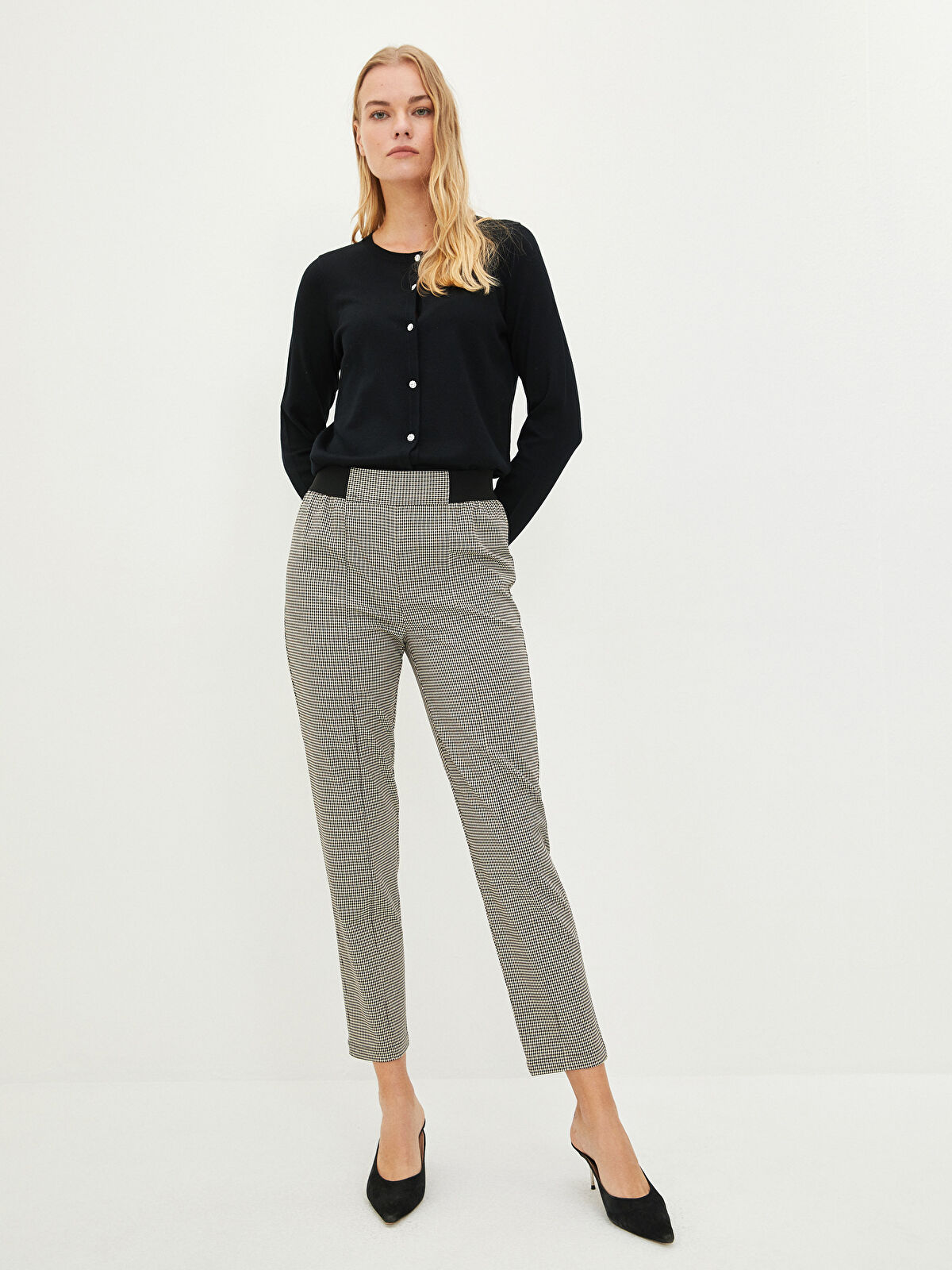 LCW BASIC Beli Lastikli Slim Fit Ekose Kadın Pantolon LCW BASIC Beli Lastikli Slim Fit Ekose Kadın Pantolon