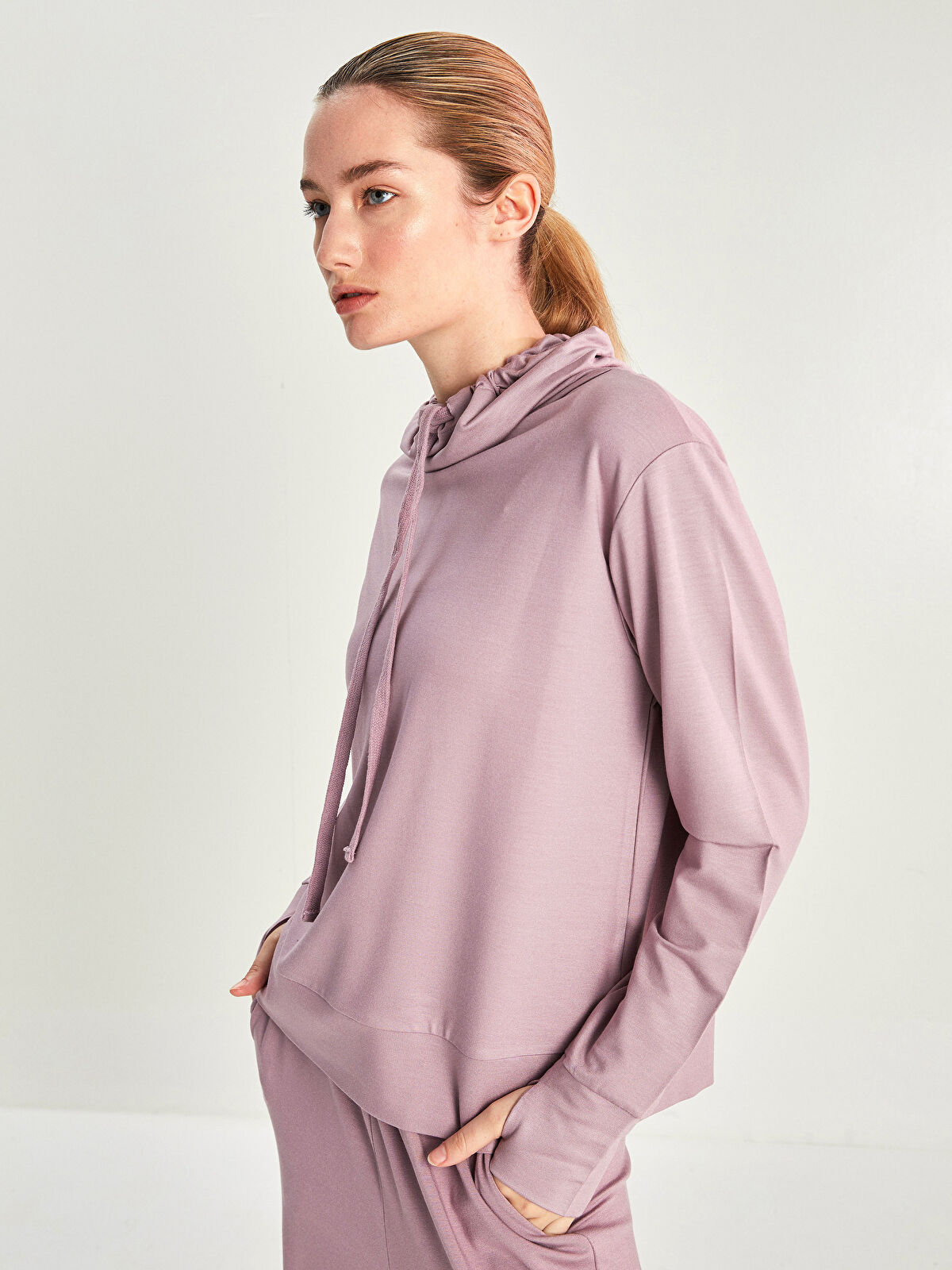 LCW ACTIVE Keşiş Yaka Düz Uzun Kollu Kadın Spor Sweatshirt