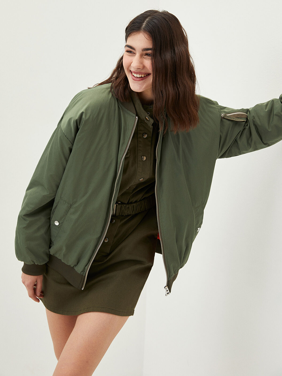 LCW CASUAL Kolej Yaka Slogan Baskılı Uzun Kollu Kadın Şişme Mont LCW CASUAL Kolej Yaka Slogan Baskılı Uzun Kollu Kadın Şişme Mont