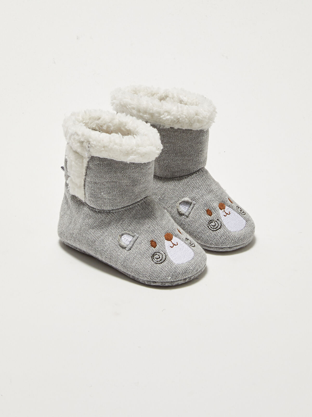 Nakış Detaylı Cırt Cırtlı Yürüme Öncesi Erkek Bebek Ev Botu Nakış Detaylı Cırt Cırtlı Yürüme Öncesi Erkek Bebek Ev Botu