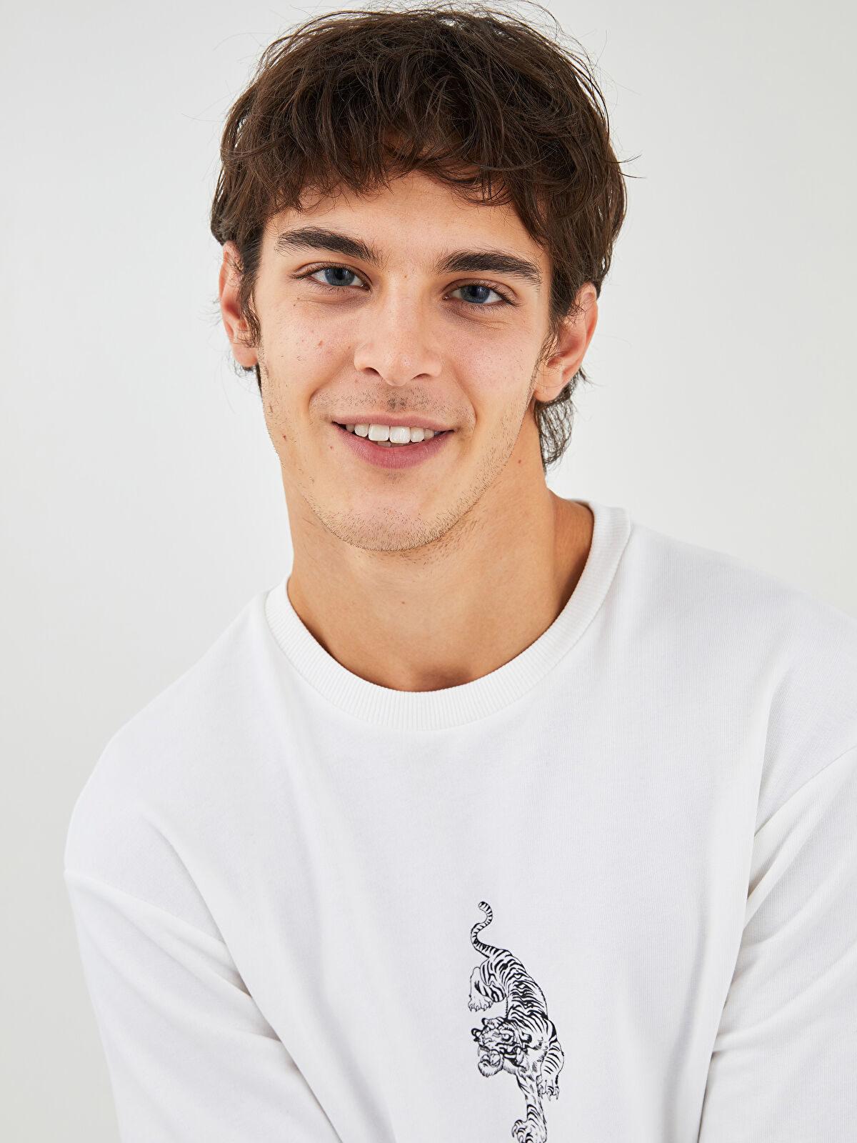 XSIDE Oversize Bisiklet Yaka Uzun Kollu Baskılı Erkek Sweatshirt XSIDE Oversize Bisiklet Yaka Uzun Kollu Baskılı Erkek Sweatshirt