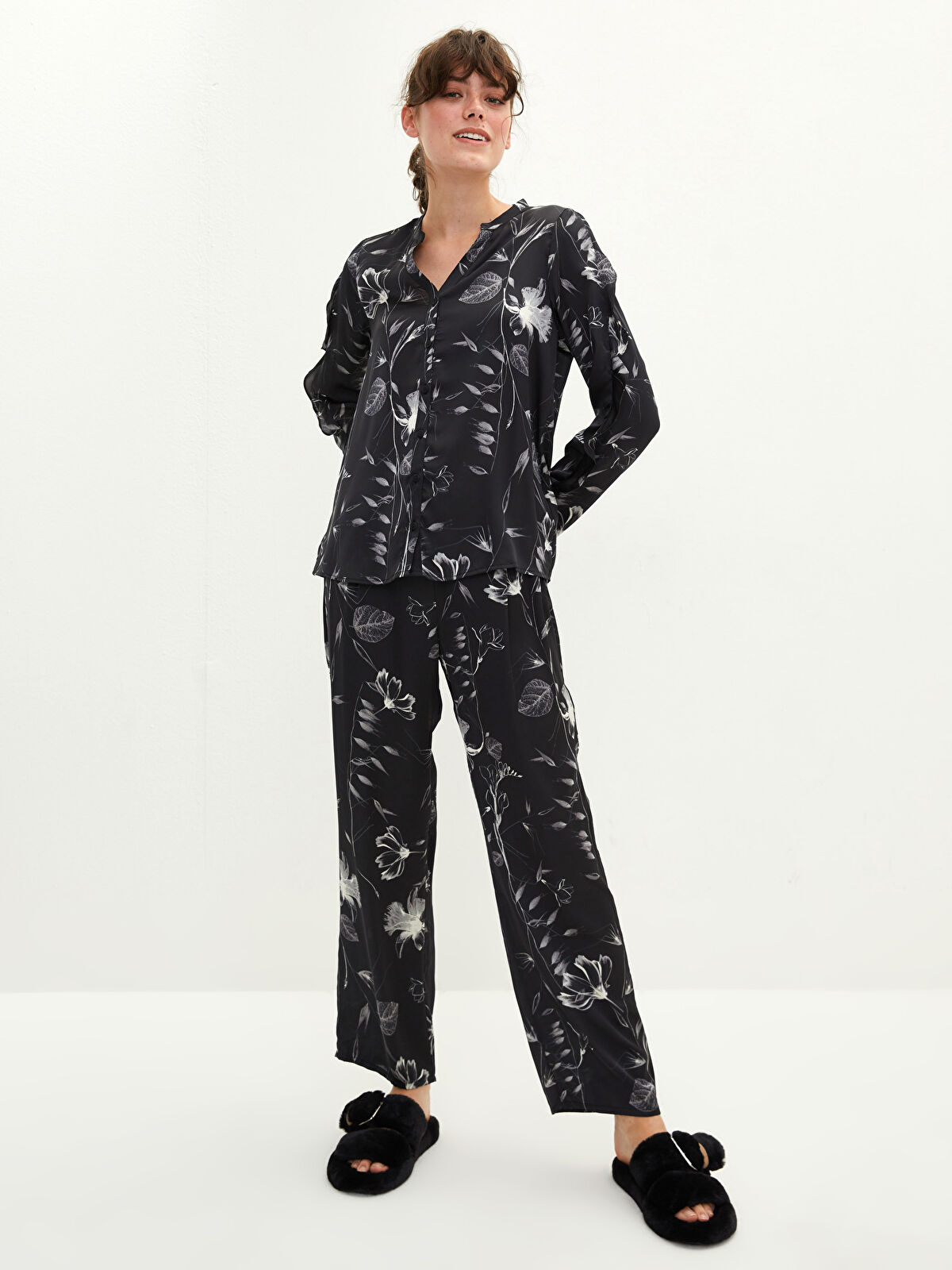 LCW DREAM Kaçık Yaka Çiçekli Uzun Kollu Saten Kadın Pijama Takımı