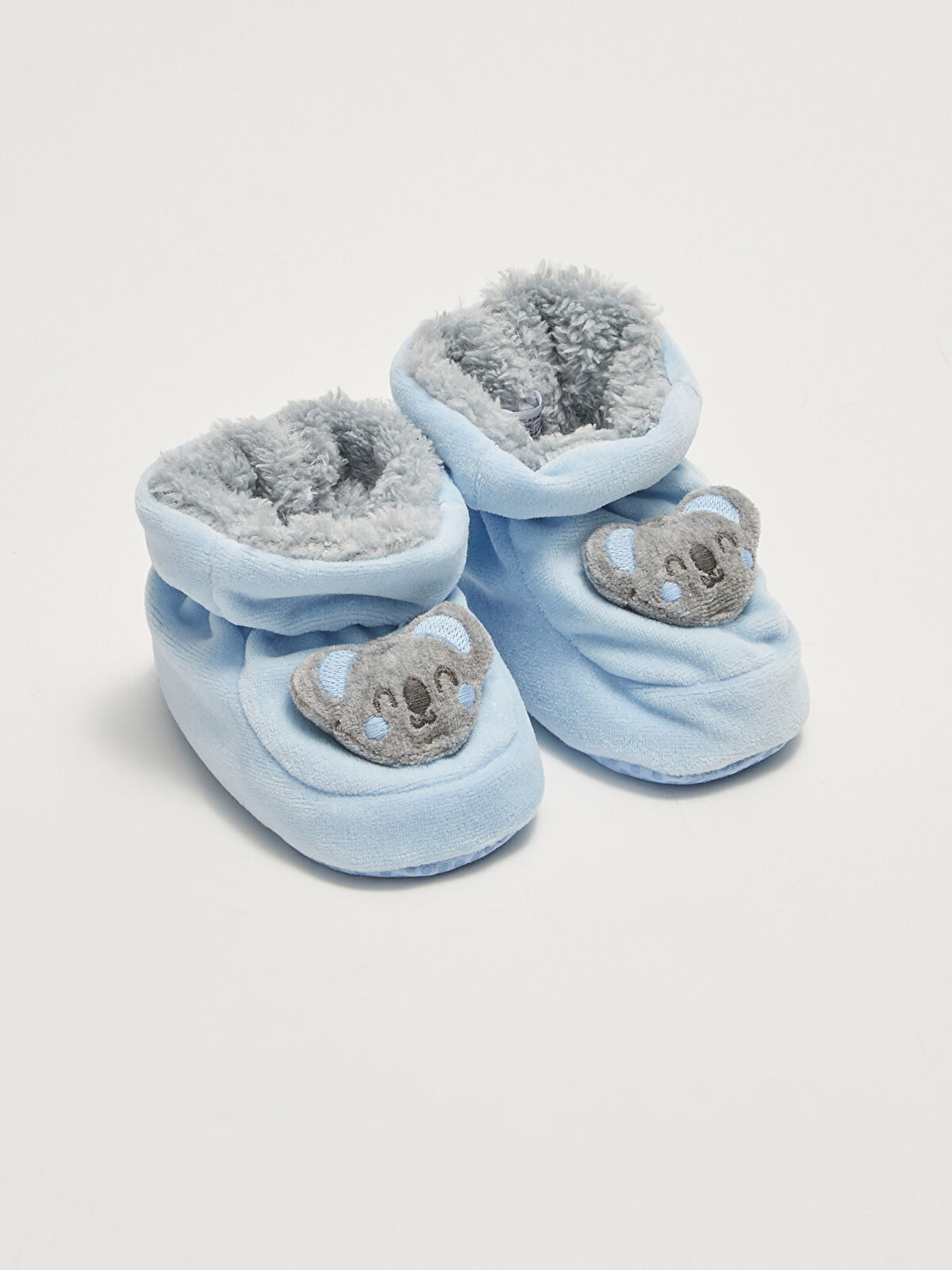 Nakış Detaylı 3D Aplikeli Erkek Bebek Yürüme Öncesi Ev Botu Nakış Detaylı 3D Aplikeli Erkek Bebek Yürüme Öncesi Ev Botu