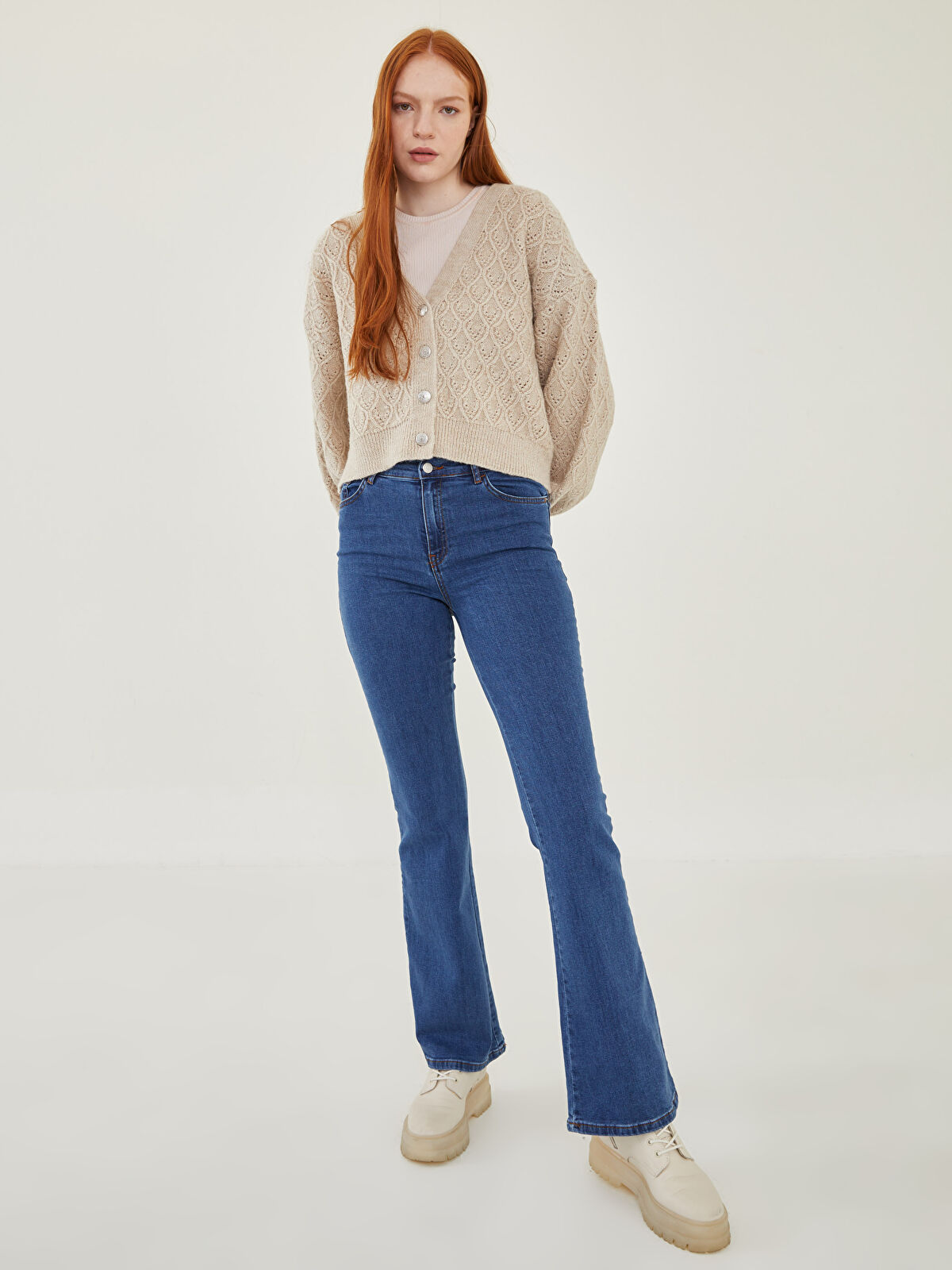 LCW BASIC Slim Fit Cep Detaylı İspanyol Paça Kadın Jean Pantolon LCW BASIC Slim Fit Cep Detaylı İspanyol Paça Kadın Jean Pantolon