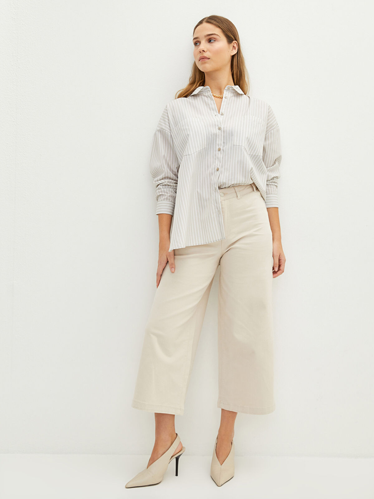 Büyük Beden Standart Fit Düz Cep Detaylı Geniş Paça Kadın Pantolon