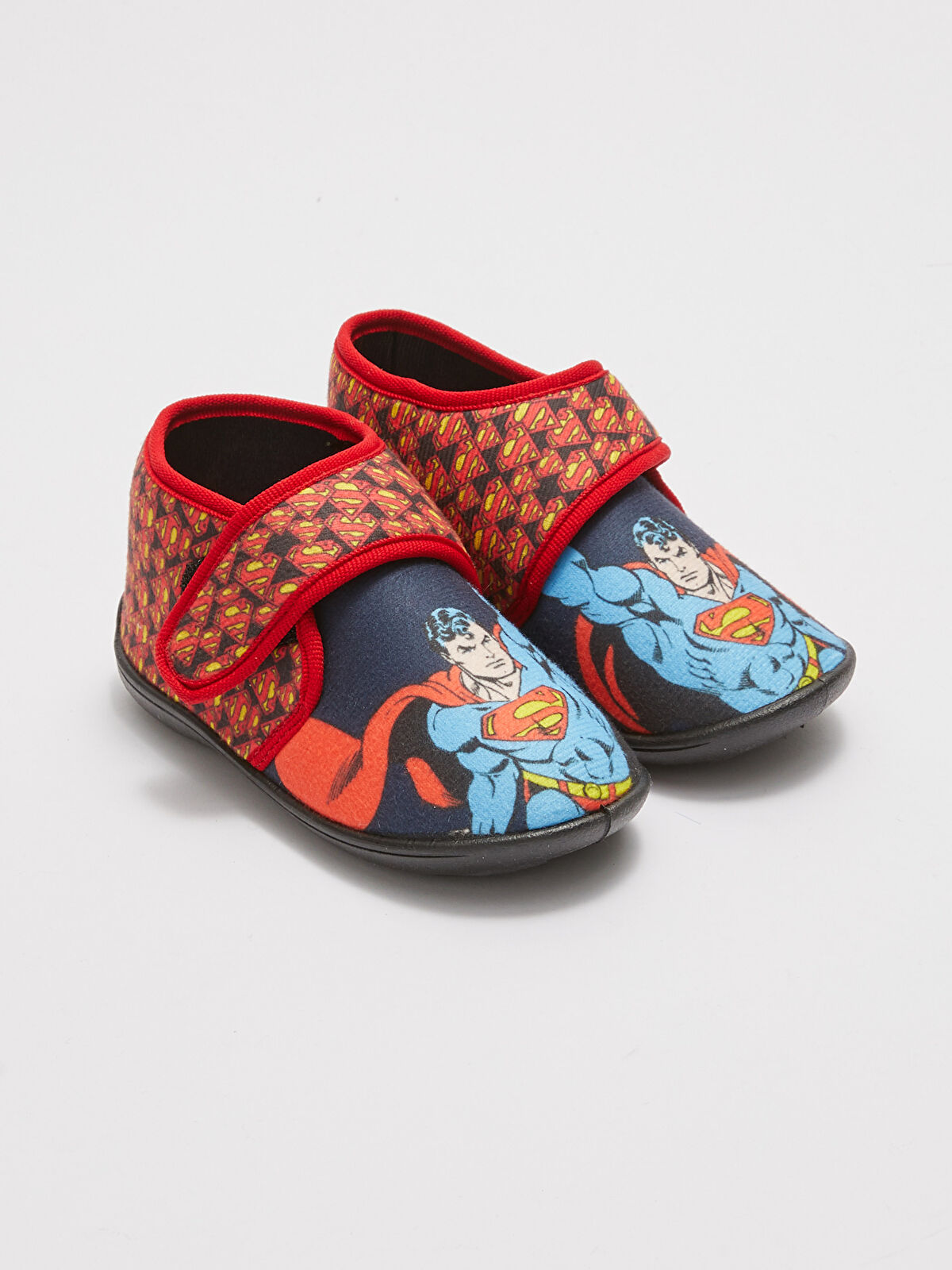 Superman Lisanslı Cırt Cırtlı Erkek Çocuk Panduf