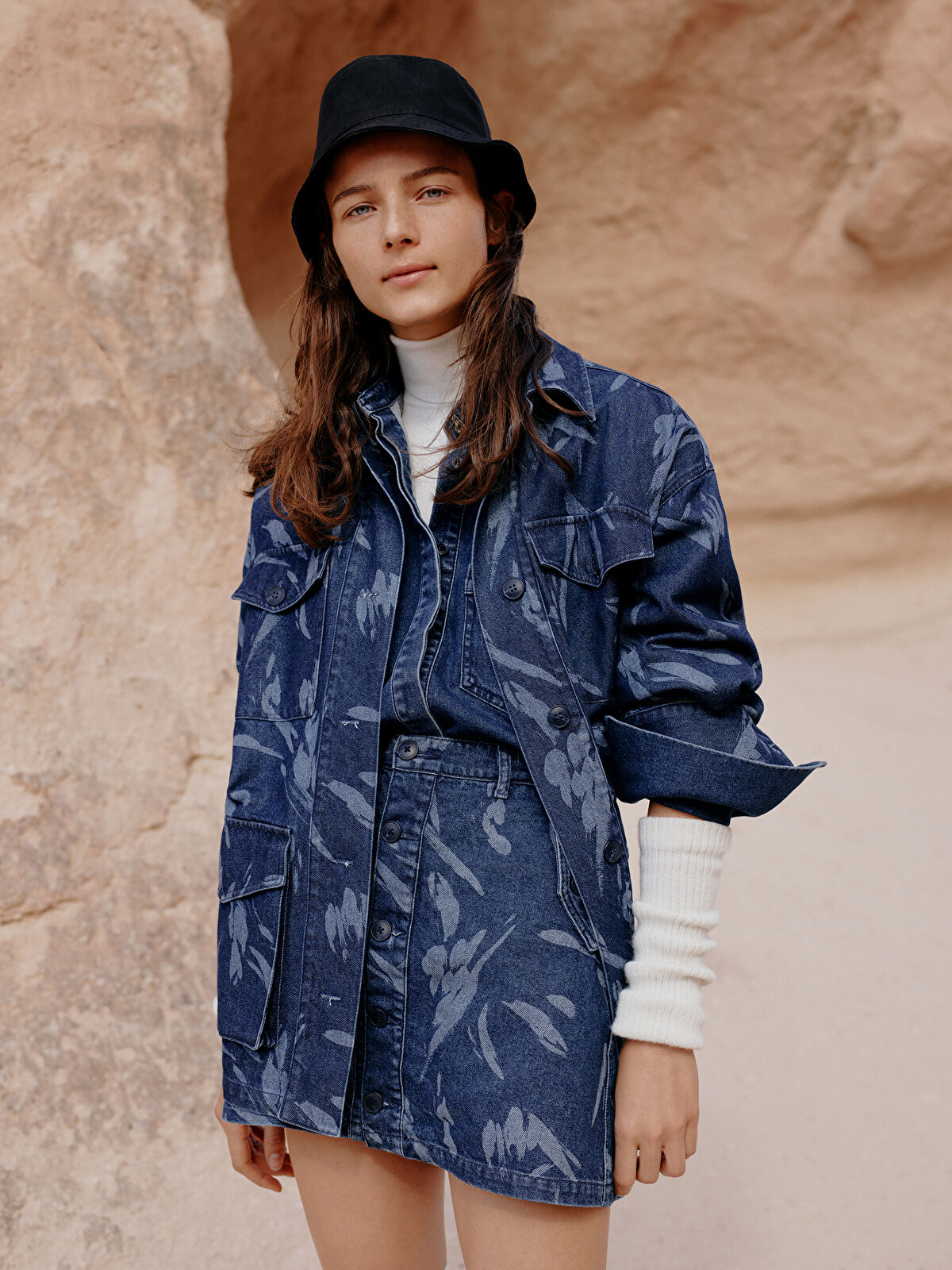 GAMZE SARAÇOĞLU X LCW VISION KADIN JEAN CEKET - ÖNDEN DÜĞME KAPAMALI DESENLİ CEP DETAYLI UZUN KOLLU OVERSİZE GAMZE SARAÇOĞLU X LCW VISION KADIN JEAN CEKET - ÖNDEN DÜĞME KAPAMALI DESENLİ CEP DETAYLI UZUN KOLLU OVERSİZE