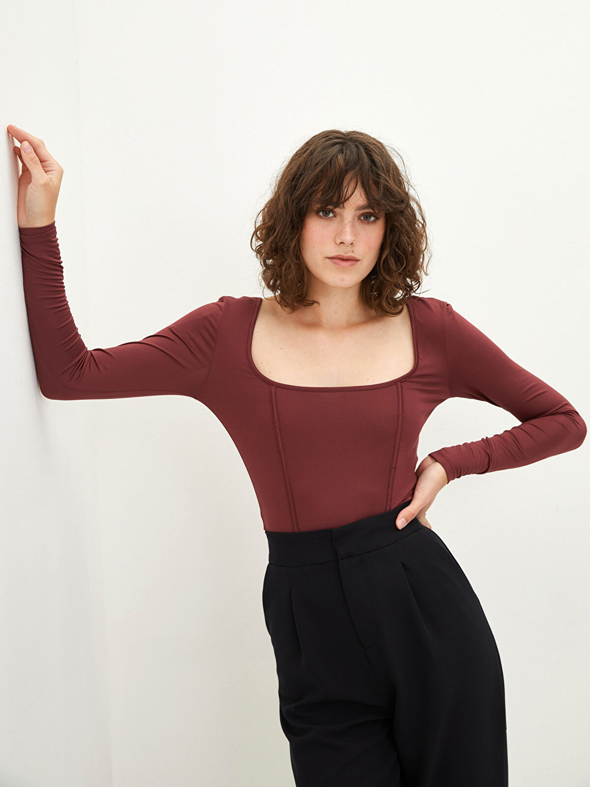 LCW LIMITED Kare Yaka Düz Uzun Kollu Kadın Crop Bluz