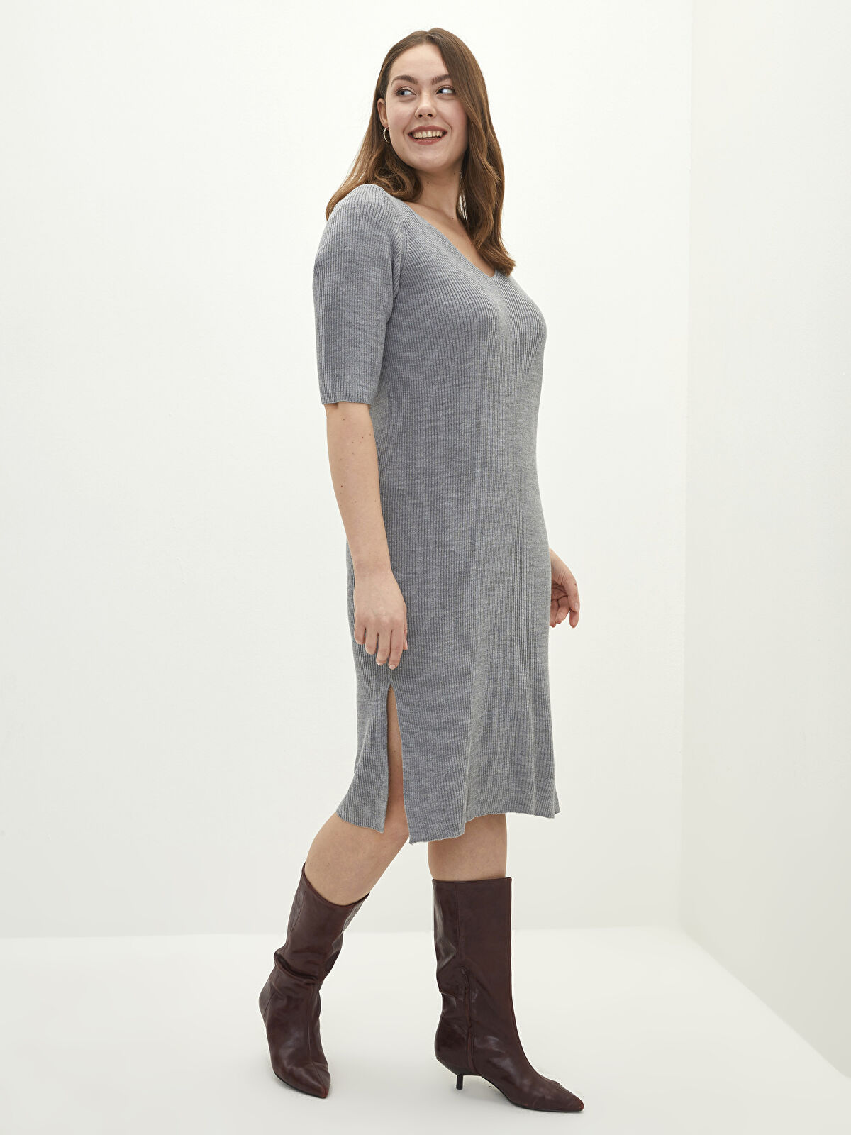 Büyük Beden V Yaka Düz Kadın Triko Elbise