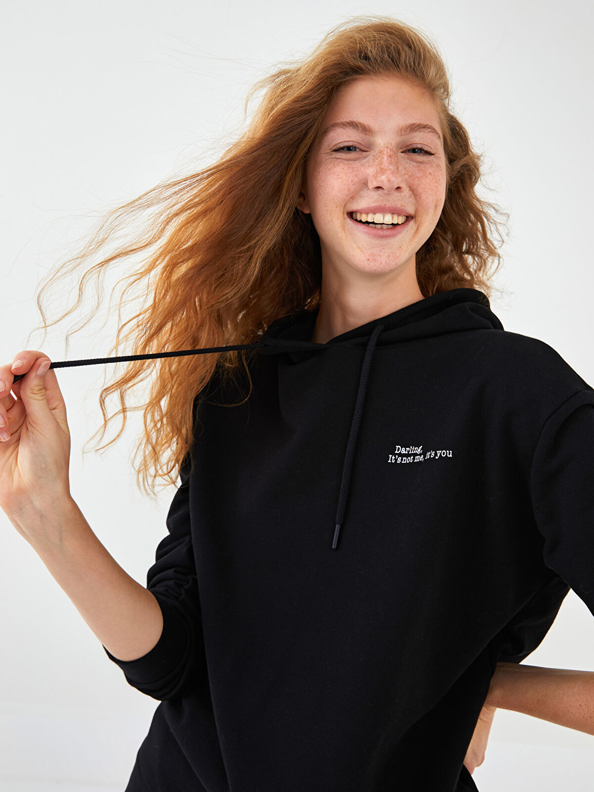 XSIDE Kapüşonlu Slogan Baskılı Uzun Kollu Kadın Sweatshirt XSIDE Kapüşonlu Slogan Baskılı Uzun Kollu Kadın Sweatshirt