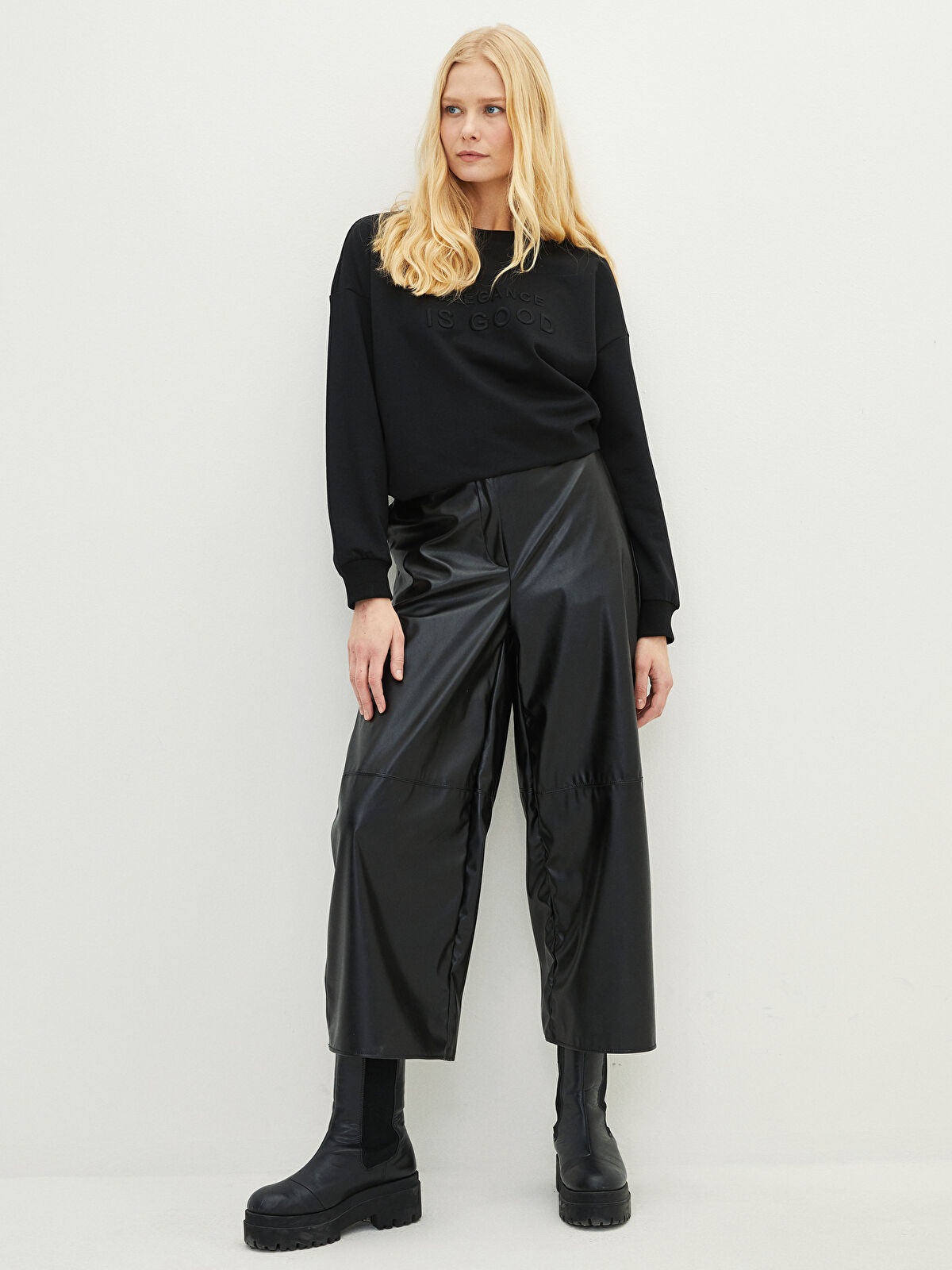 LCW BASIC Rahat Kalıp Cep Detaylı Geniş Paça Deri Görünümlü Kadın Pantolon