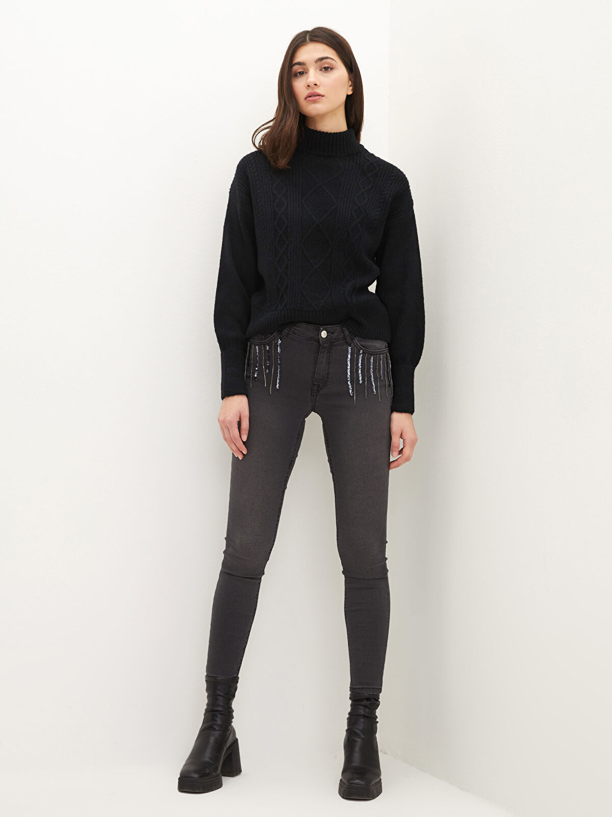 Yüksek Bel Slim Fit Payet İşlemeli Kadın Rodeo Jean Pantolon