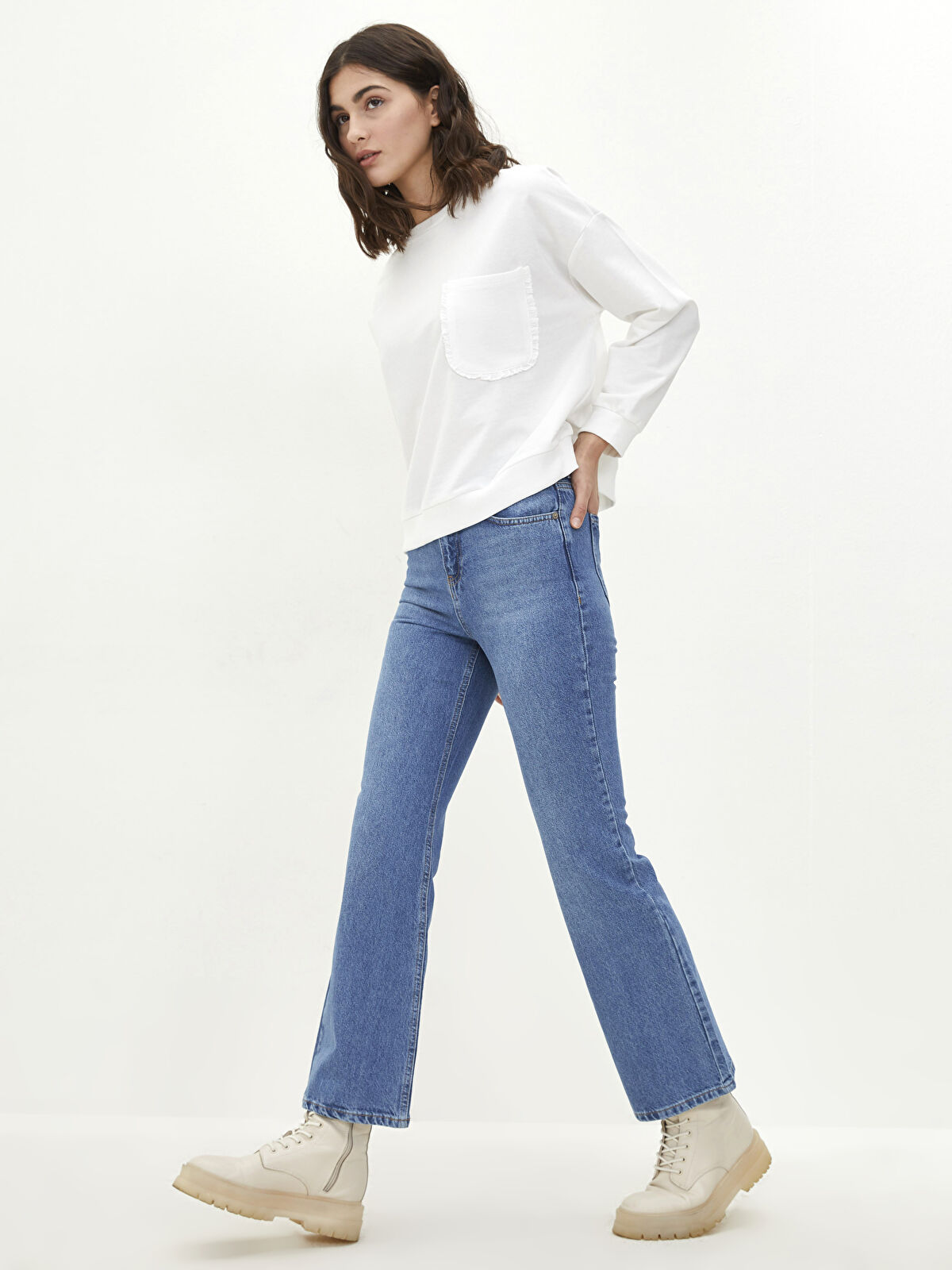 Yüksek Bel Standart Fit Cep Detaylı İspanyol Paça Rodeo Kadın Jean Pantolon