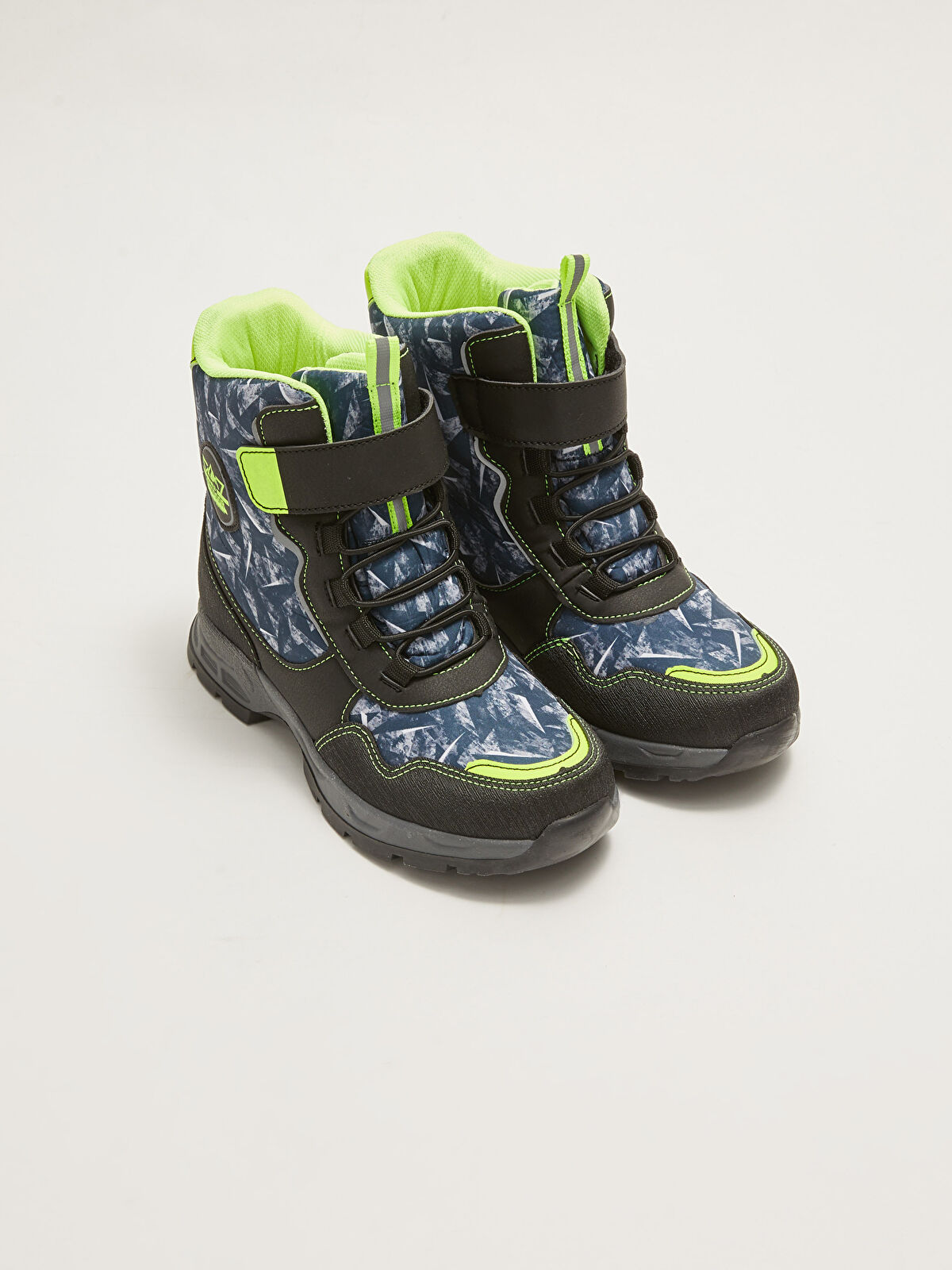 Baskılı Bağcık ve Cırt Cırtlı Erkek Çocuk Kar Botu