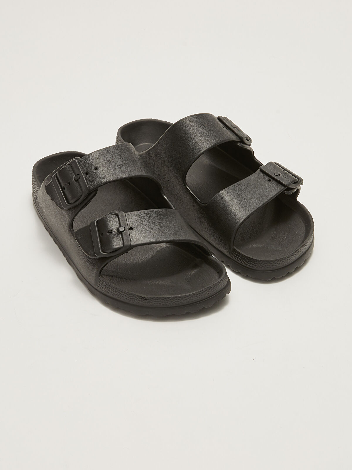 Çift Bantlı Toka Detaylı Erkek Terlik