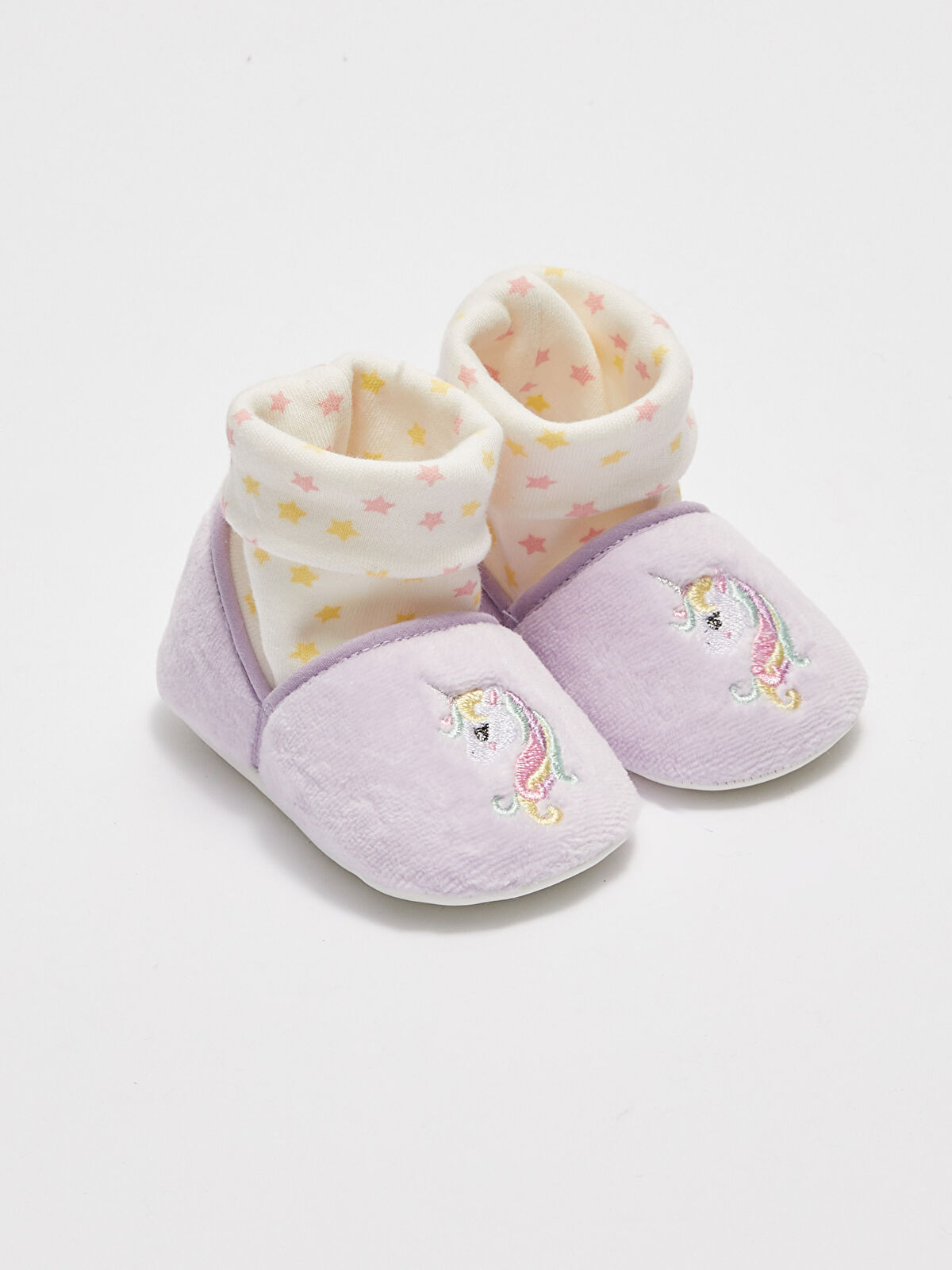 Nakış Detaylı Çoraplı Kız Bebek Yürüme Öncesi Ev Ayakkabısı