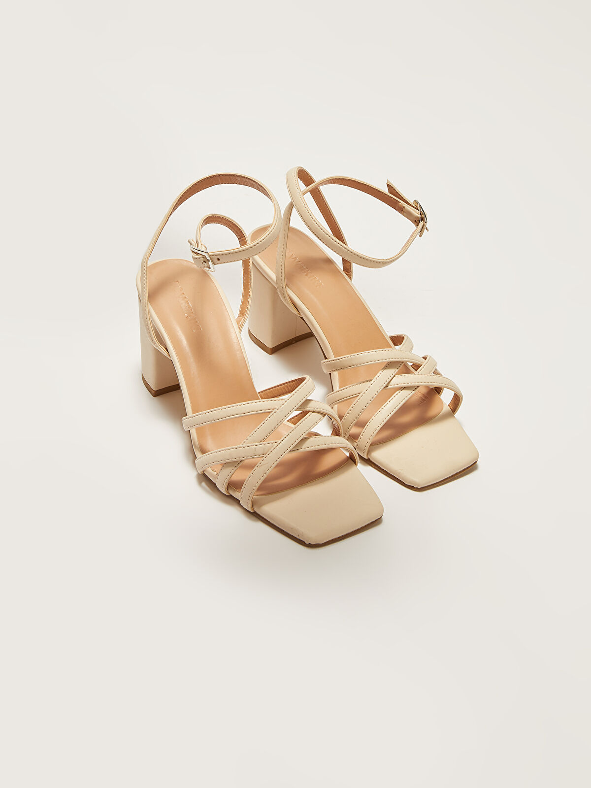 Deri Görünümlü Çapraz Bantlı Kadın Topuklu Ayakkabı
