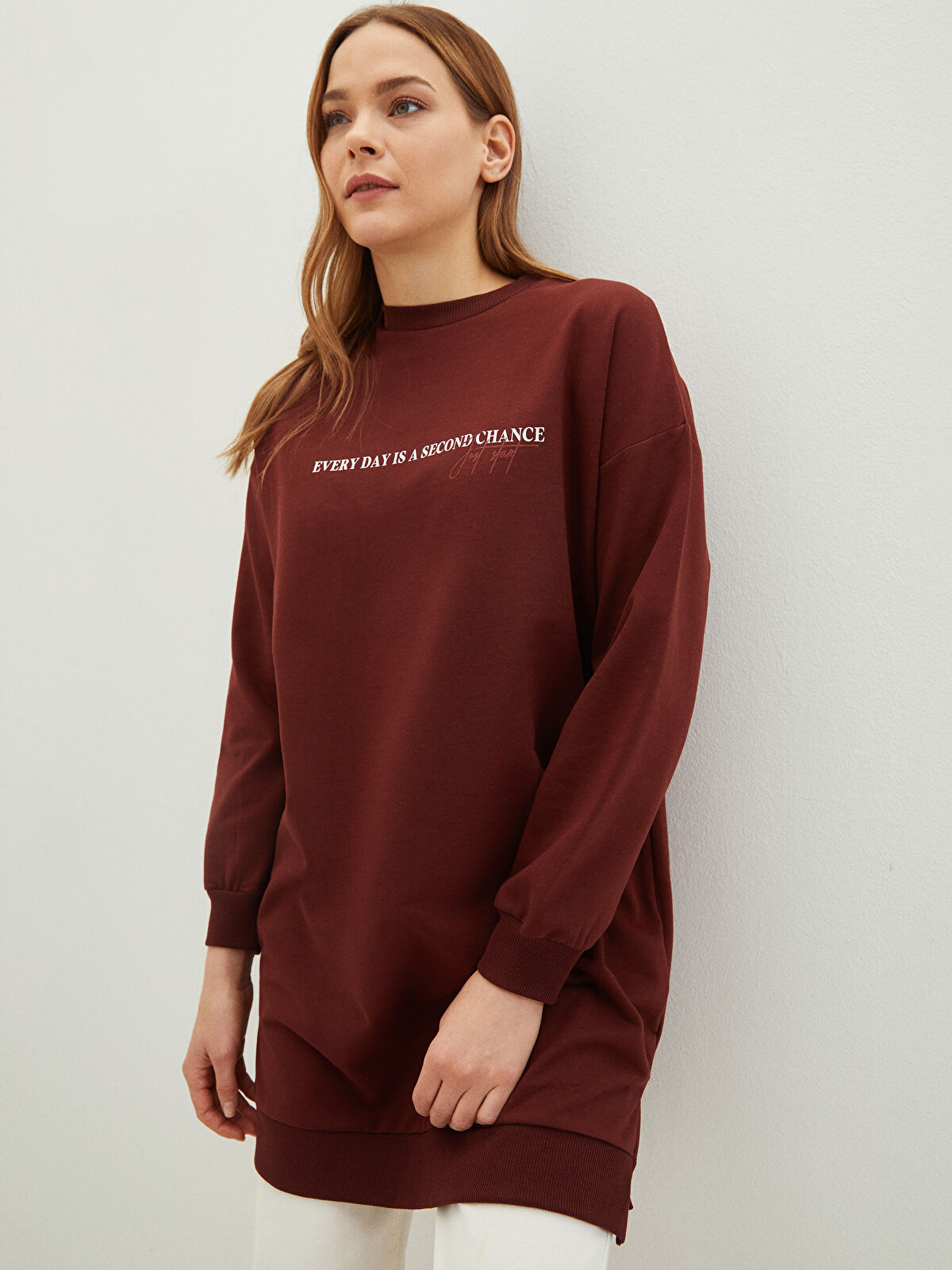 MODEST Bisiklet Yaka Yazı Baskılı Uzun Kollu Oversize Kadın Tunik