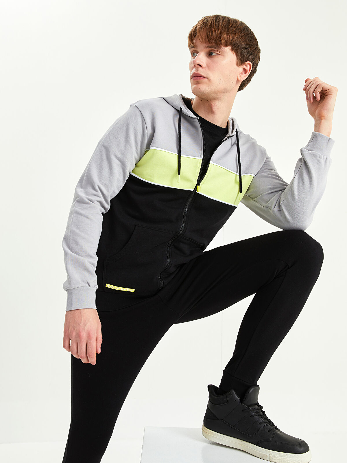 XSIDE Kapüşonlu Uzun Kollu Fermuarlı Erkek Sweatshirt XSIDE Kapüşonlu Uzun Kollu Fermuarlı Erkek Sweatshirt