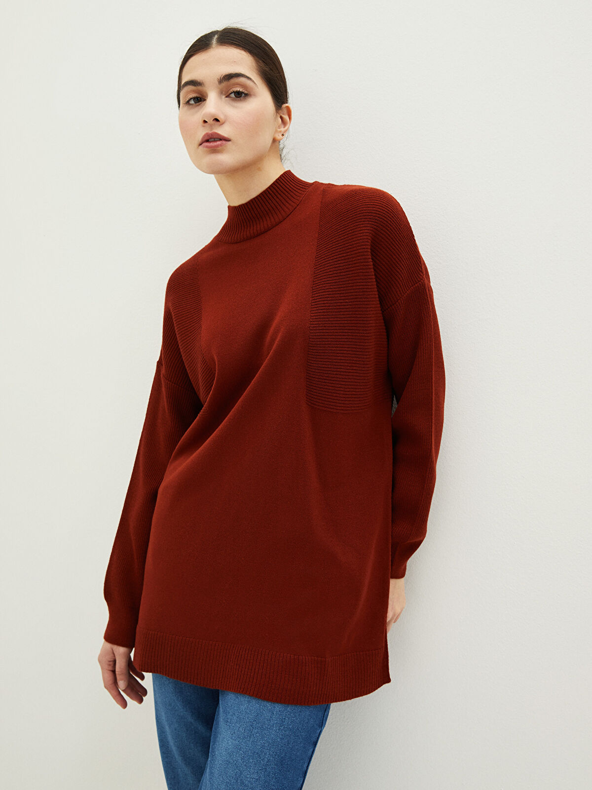 MODEST Yarım Balıkçı Yaka Kendinden Desenli Uzun Kollu Oversize Kadın Triko Tunik