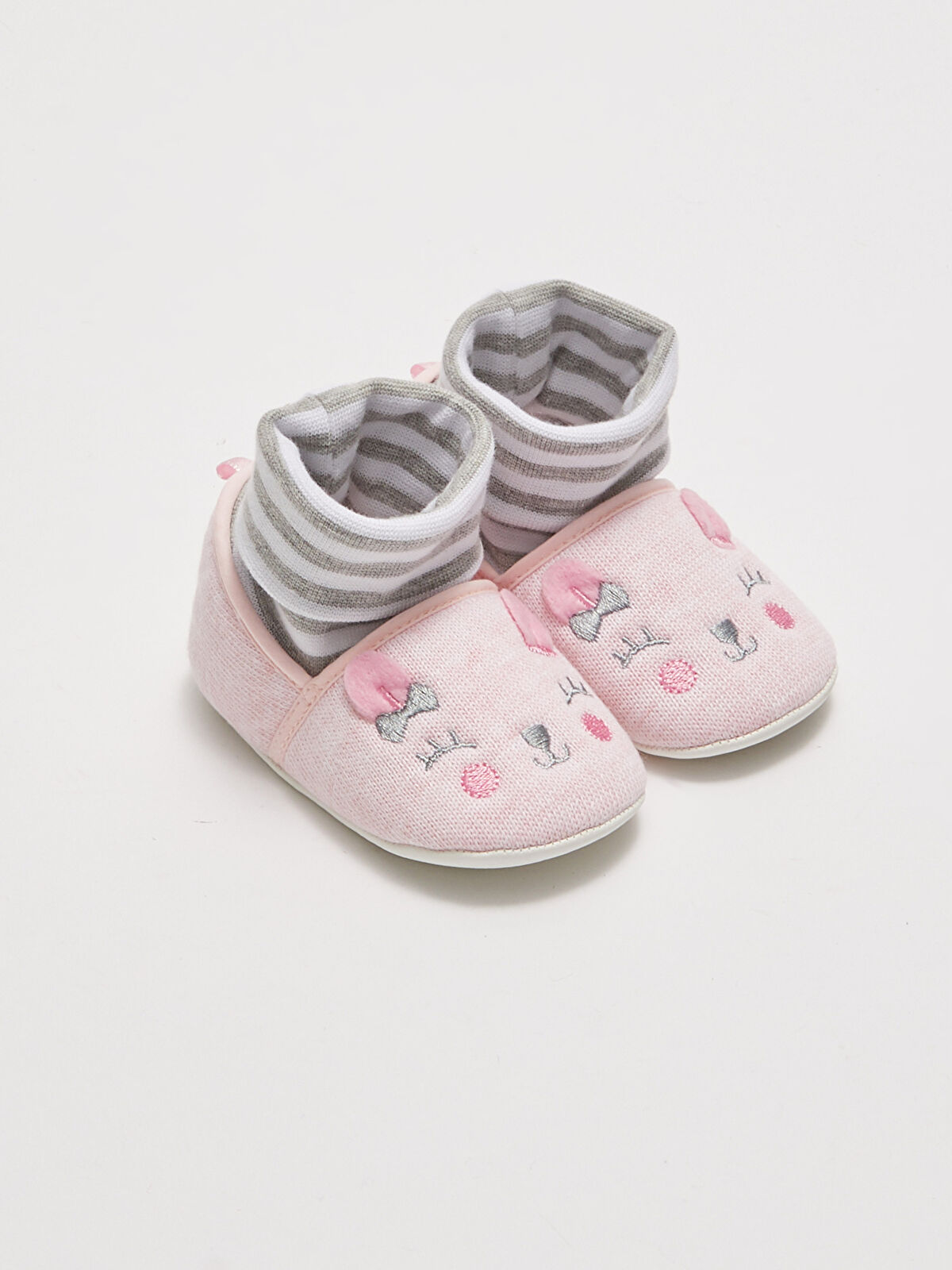 Nakış Detaylı Çoraplı Kız Bebek Yürüme Öncesi Ayakkabı