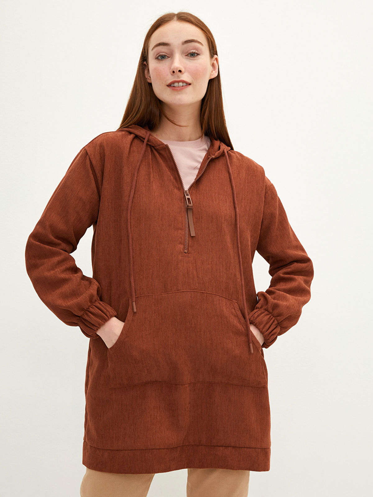 LCW MODEST Kapüşonlu Düz Uzun Kollu Kadife Kadın Tunik LCW MODEST Kapüşonlu Düz Uzun Kollu Kadife Kadın Tunik