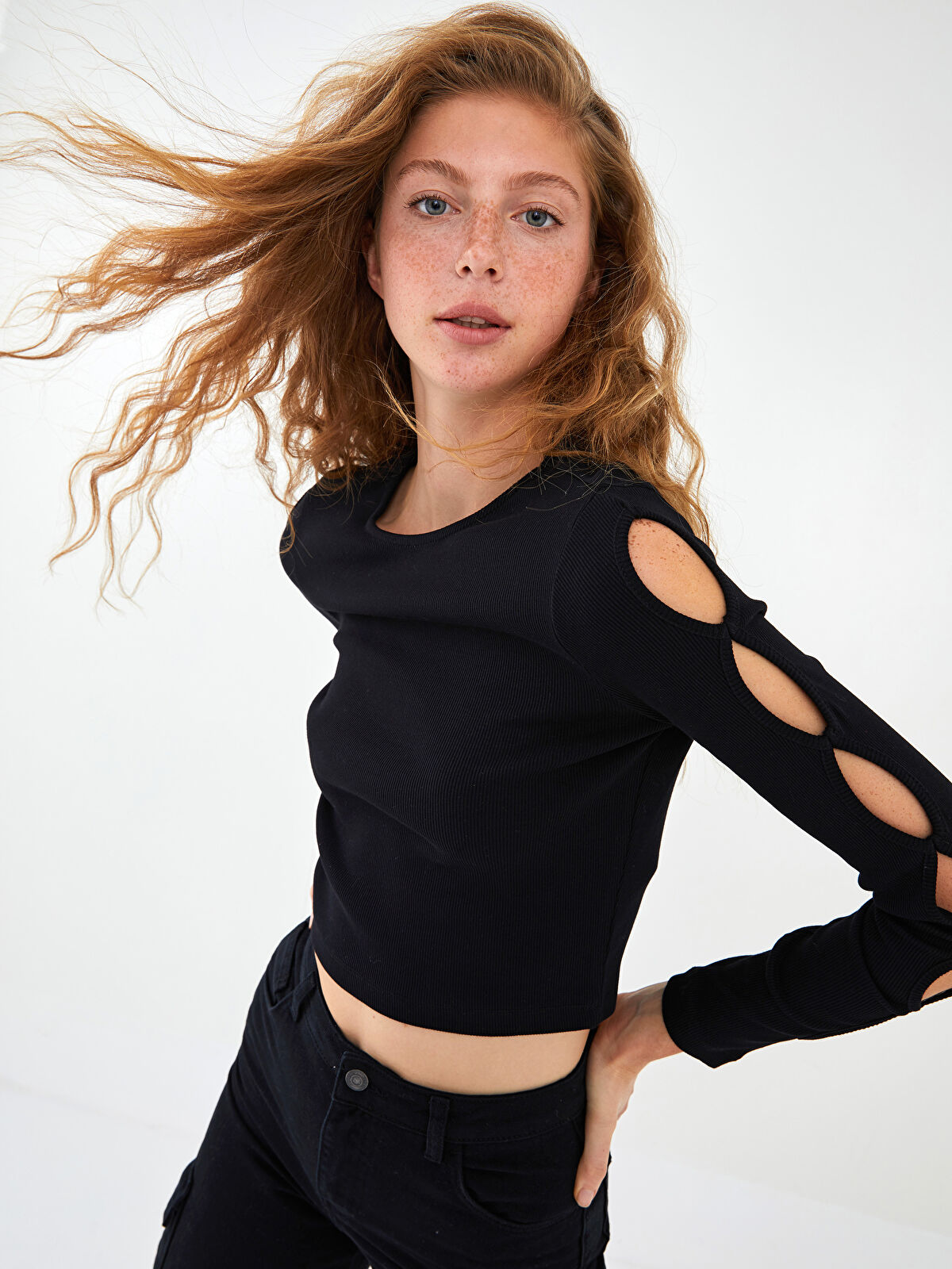 XSIDE Bisiklet Yaka Pencere Detaylı Uzun Kollu Kadın Tişört XSIDE Bisiklet Yaka Pencere Detaylı Uzun Kollu Kadın Tişört