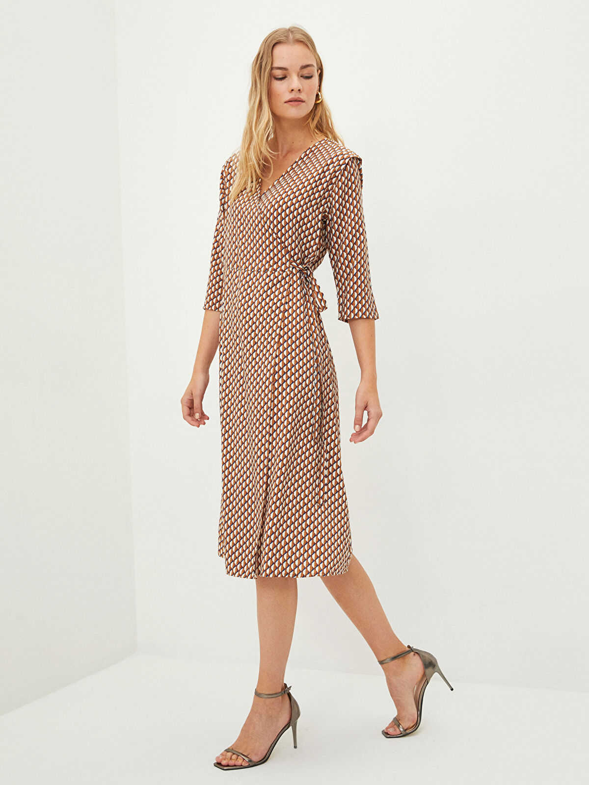 LCW CLASSIC Kruvaze Yaka Desenli Maroken Kadın Elbise