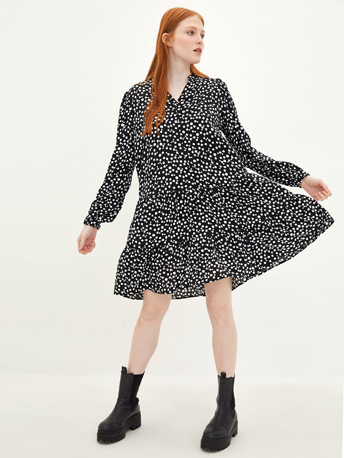 LCW CASUAL Kaçık Yaka Puantiyeli Uzun Kollu Viskon Kadın Elbise