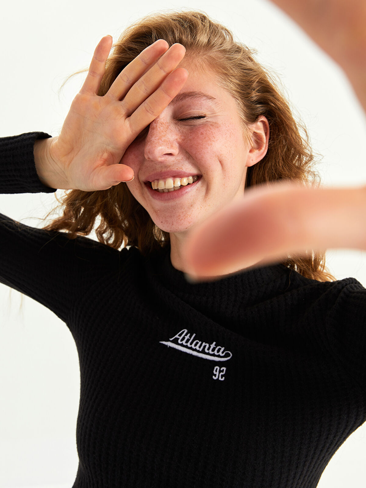 XSIDE Bisiklet Yaka Nakışlı Uzun Kollu Crop Kadın Tişört