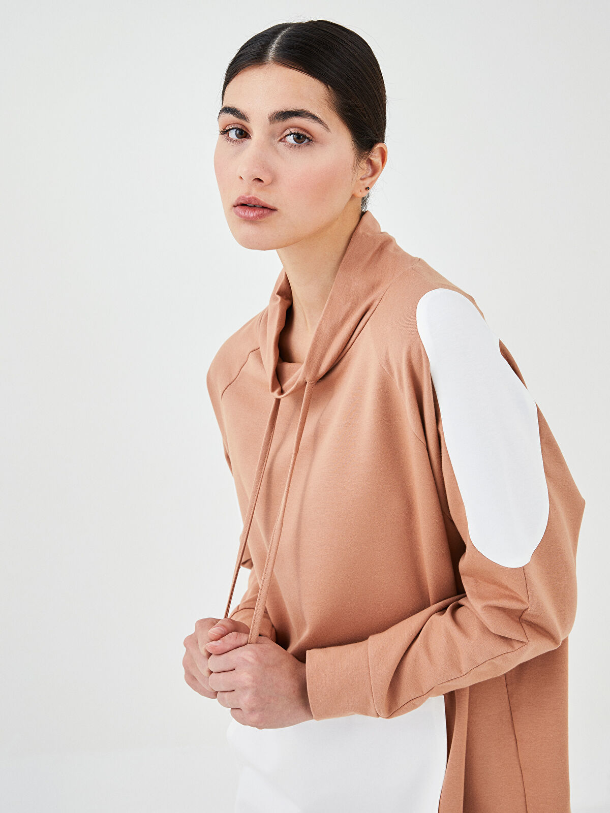 QOOQ STORE Bağlamalı Yaka Renk Bloklu Uzun Kollu Kadın Sweatshirt