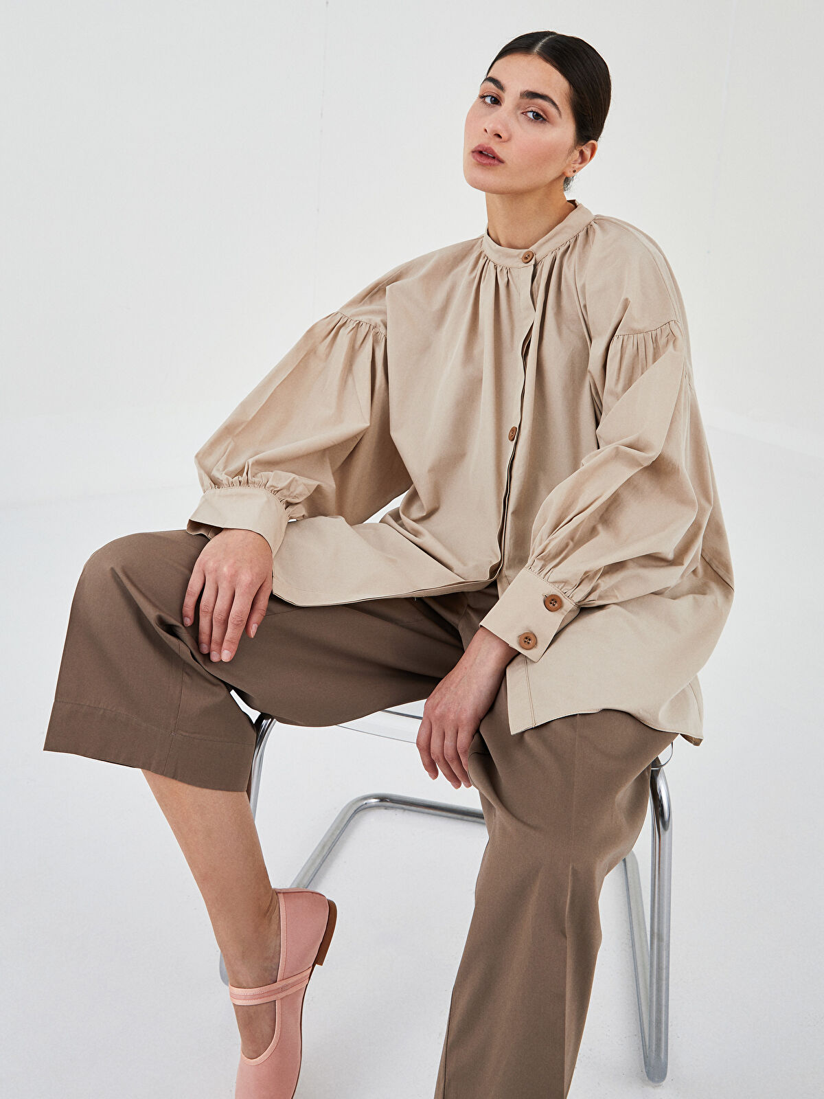 QOOQ STORE Hakim Yaka Büzgülü Uzun Kollu Kadın Gömlek