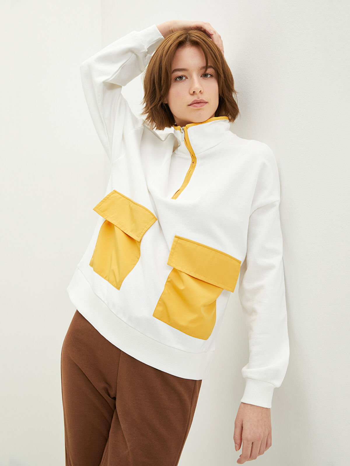 LCW LIMITED Dik Yaka Renk Bloklu Uzun Kollu Kadın Sweatshirt