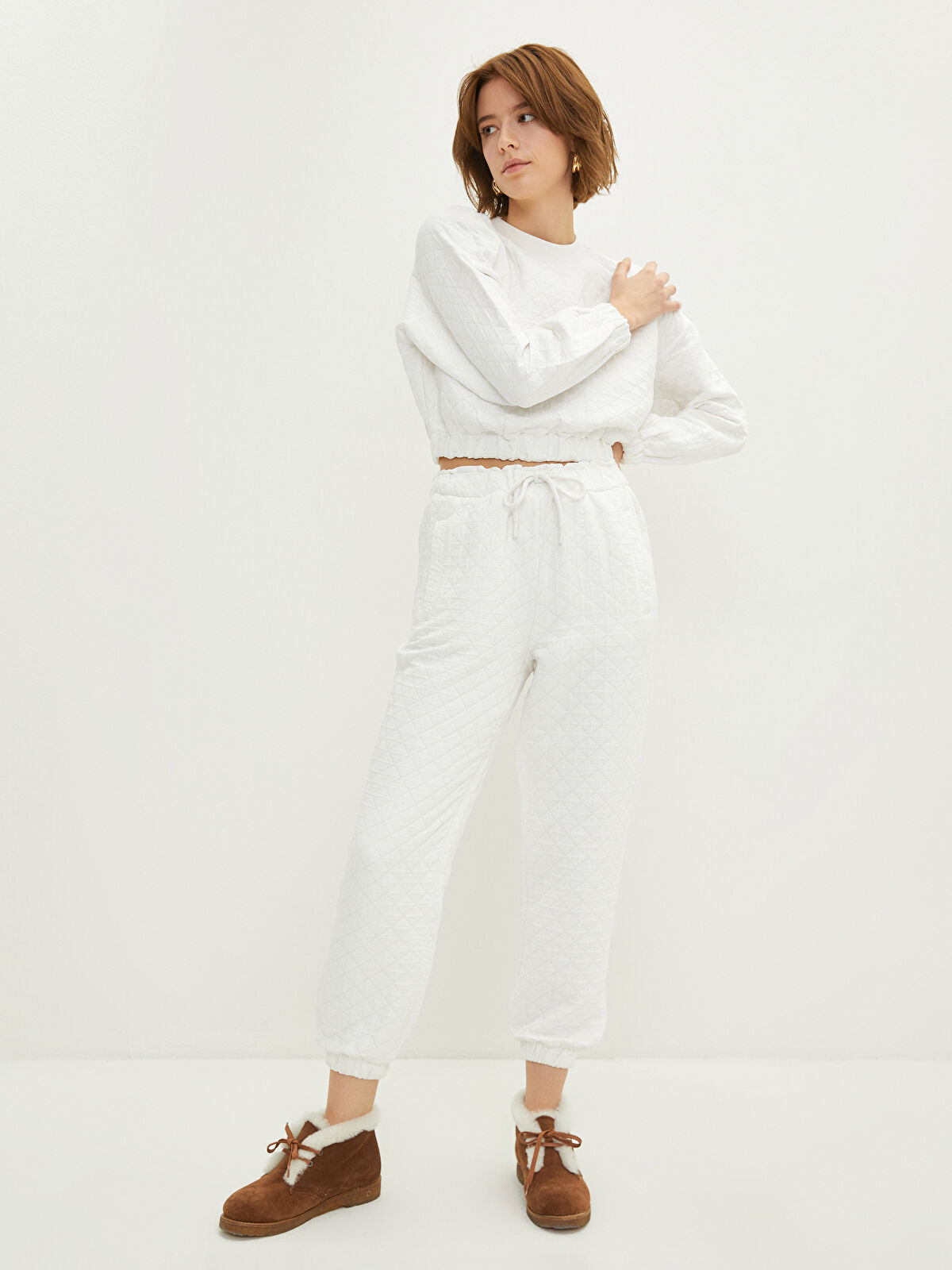 LCW LIMITED Beli Lastikli Kapitone Desenli Cep Detaylı Kadın Jogger Pantolon