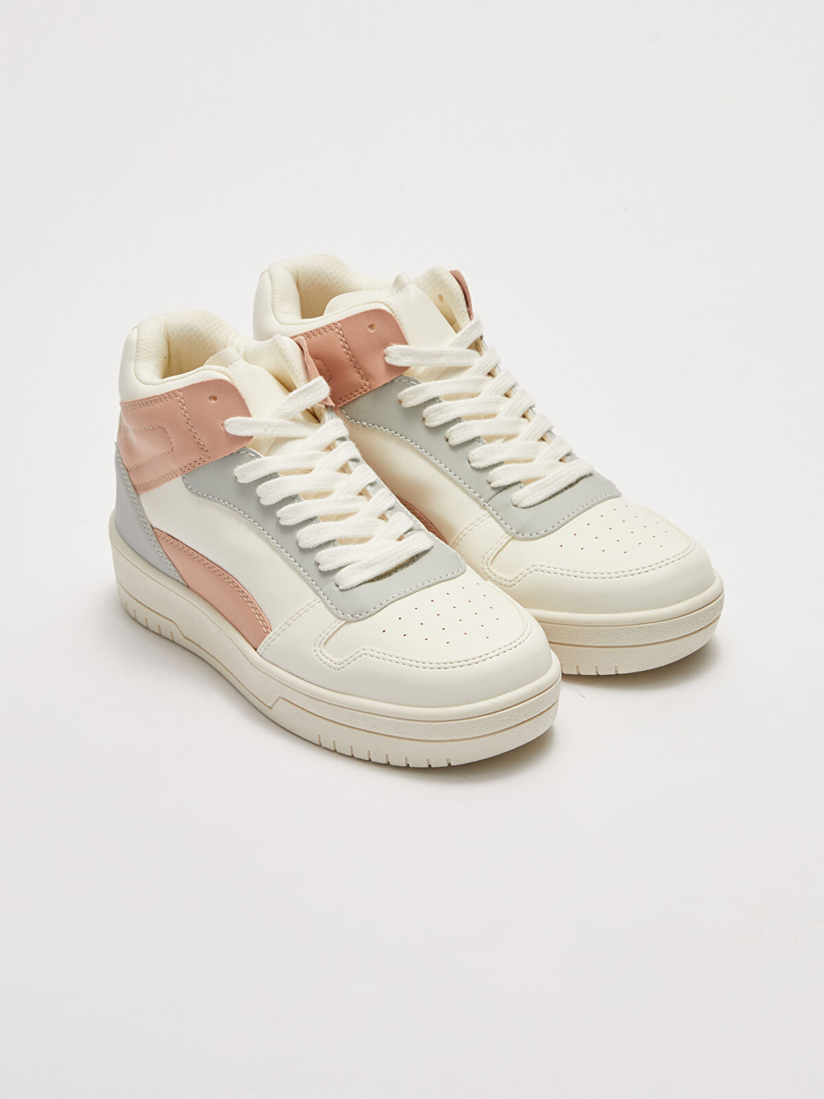 Deri Görünümlü Bağcıklı Bilek Boy Kadın Spor Ayakkabı