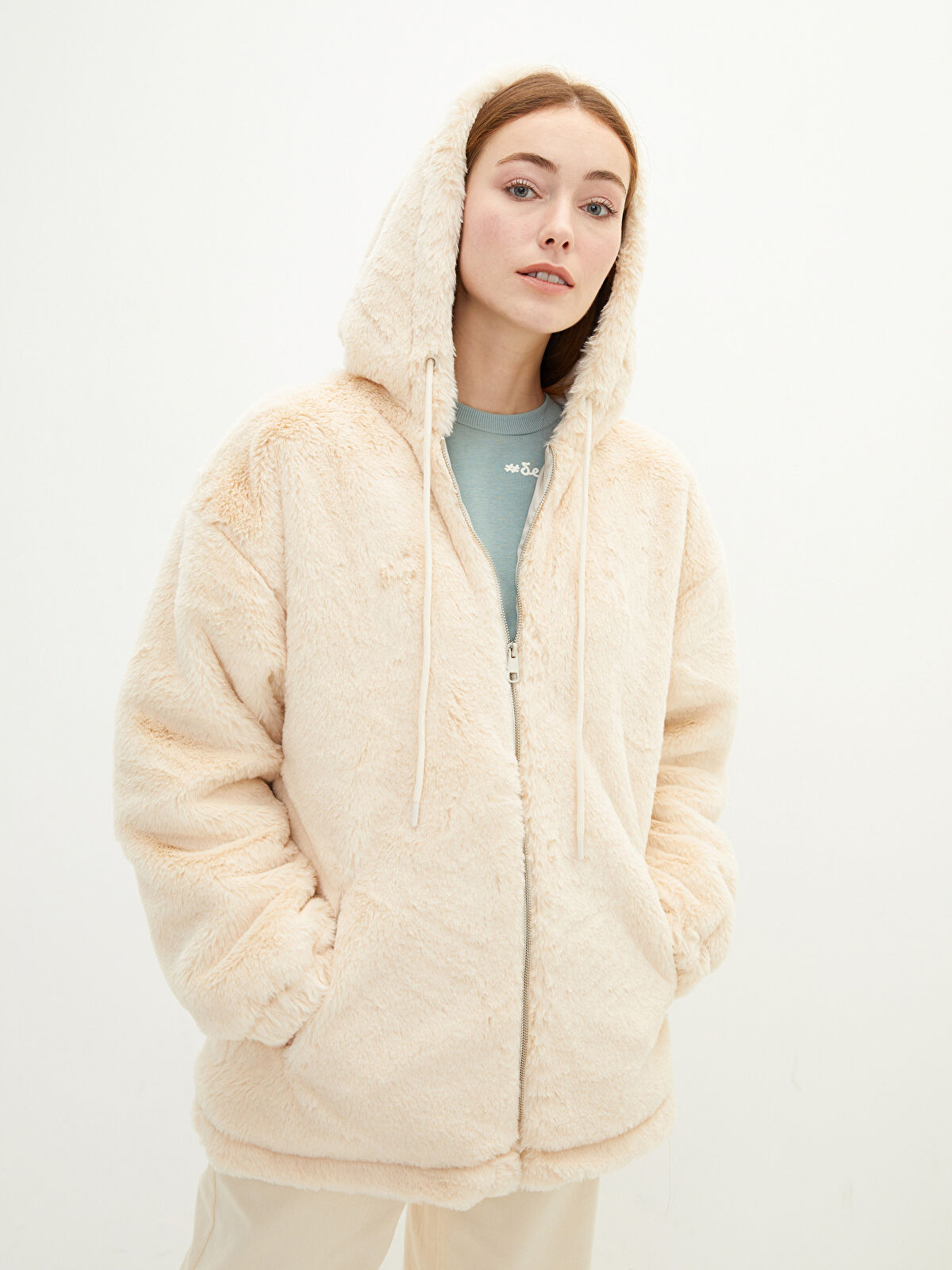 MODEST Kapüşonlu Düz Uzun Kollu Pelüş Kadın Mont