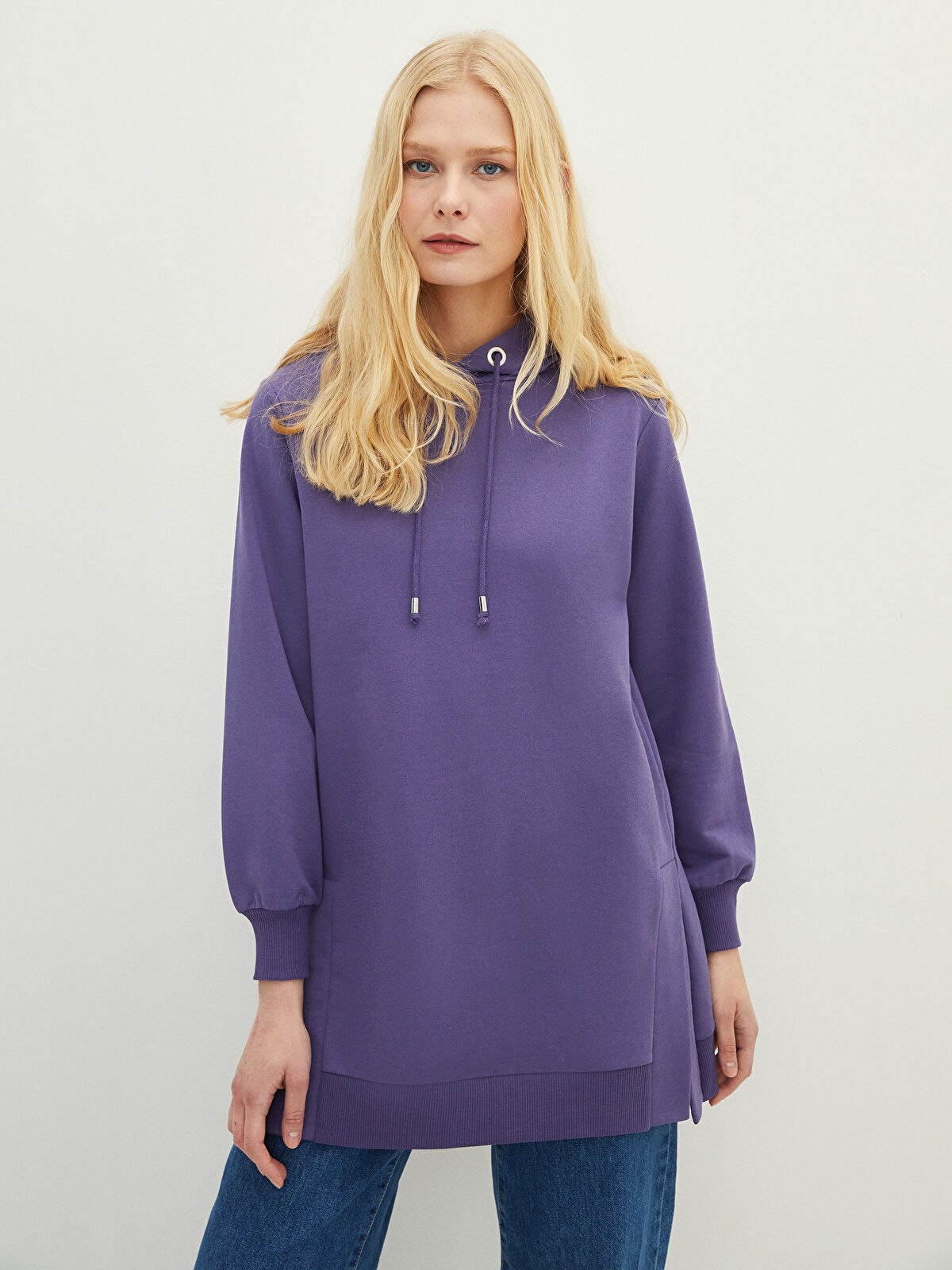 LCW CLASSIC Kapüşonlu Düz Uzun Kollu Oversize Kadın Tunik LCW CLASSIC Kapüşonlu Düz Uzun Kollu Oversize Kadın Tunik