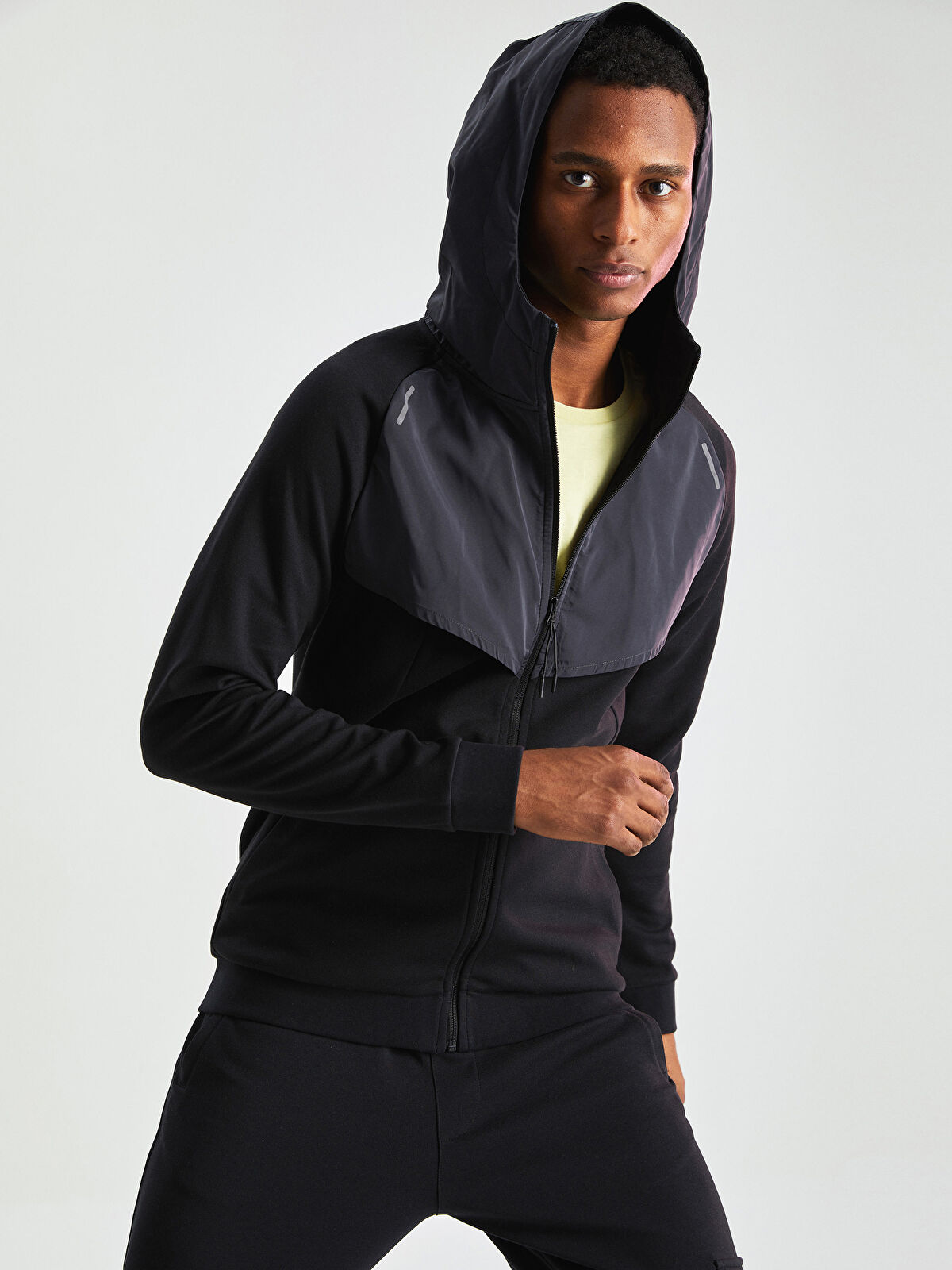 LCW SPORTS Standart Kalıp Kapüşonlu Erkek Spor Hırka LCW SPORTS Standart Kalıp Kapüşonlu Erkek Spor Hırka
