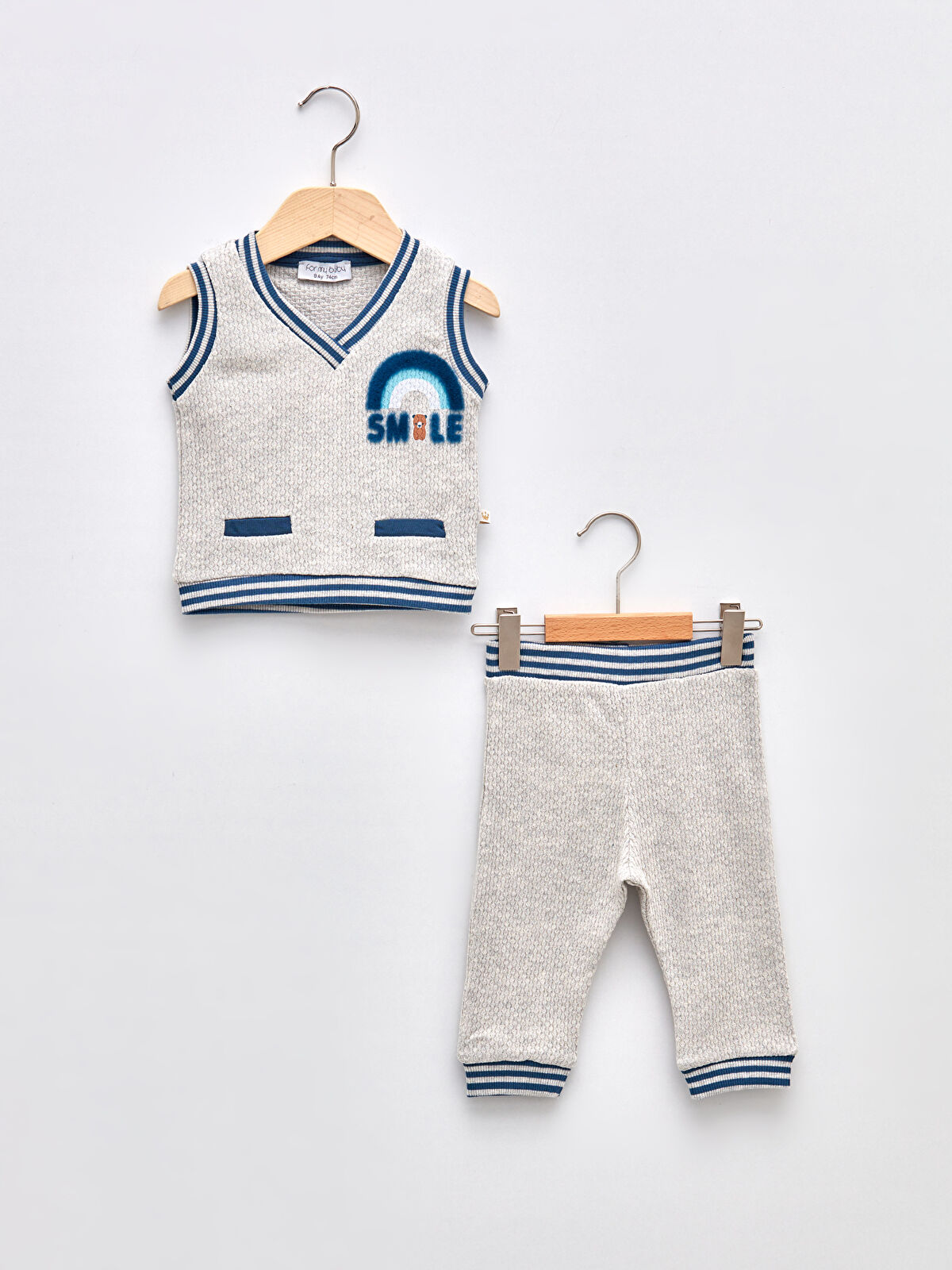 For My Baby V Yaka Desenli Erkek Bebek Süveter ve Pantolon 2'li Takım