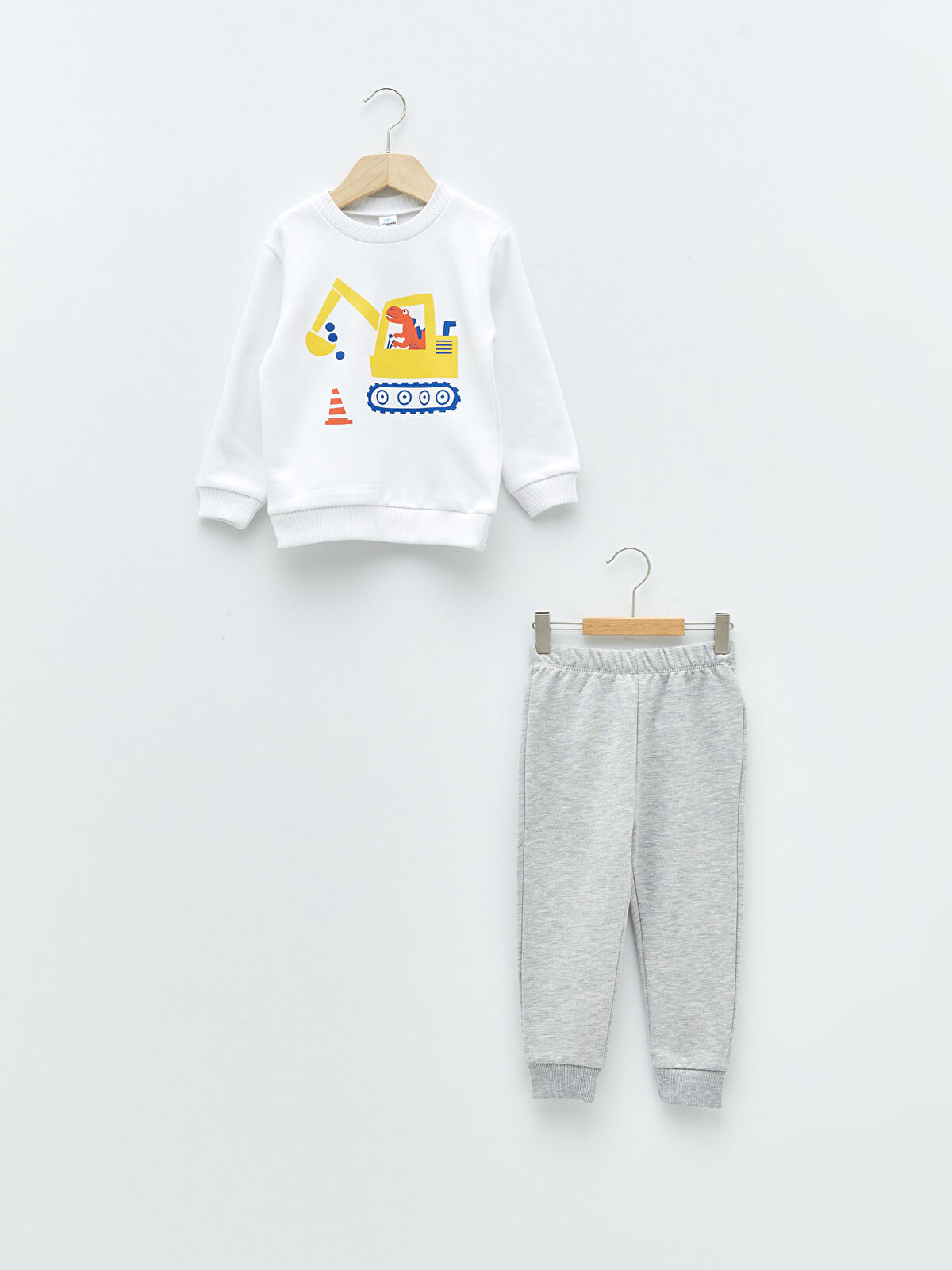 Bisiklet Yaka Uzun Kollu Baskılı Erkek Bebek Sweatshirt ve Jogger Eşofman Alt 2'li Takım Bisiklet Yaka Uzun Kollu Baskılı Erkek Bebek Sweatshirt ve Jogger Eşofman Alt 2'li Takım