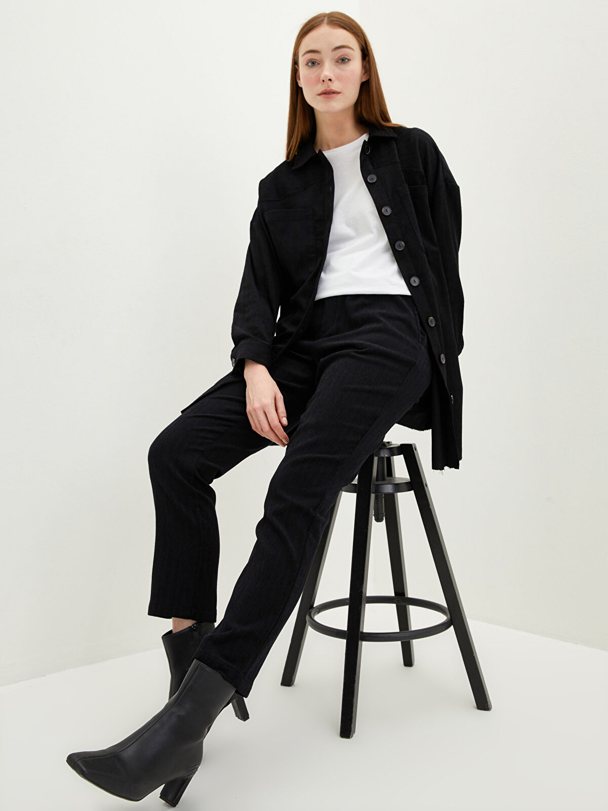 MODEST Beli Lastikli Düz Cep Detaylı Kadife Kadın Harem Pantolon