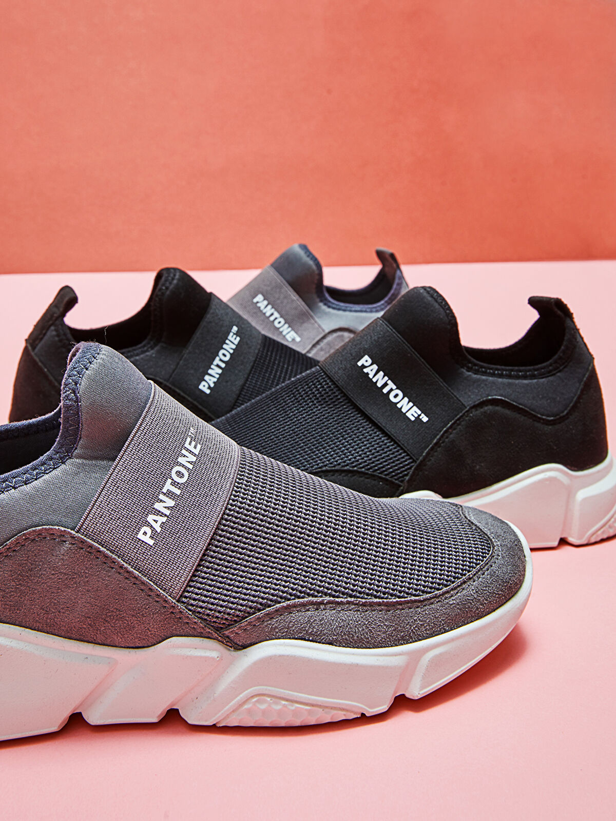 PANTONE X XSIDE File Detaylı Kadın Spor Ayakkabı