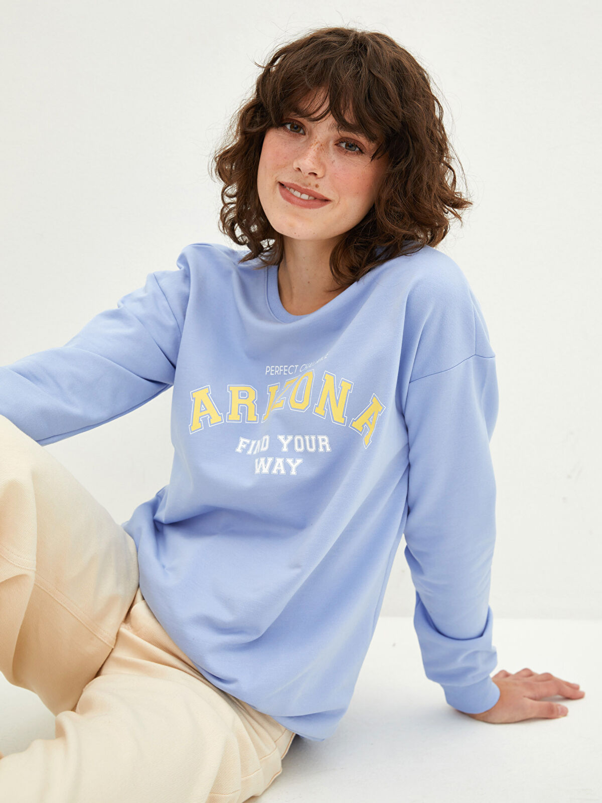 LCW CASUAL Bisiklet Yaka Slogan Baskılı Uzun Kollu Kadın Sweatshirt