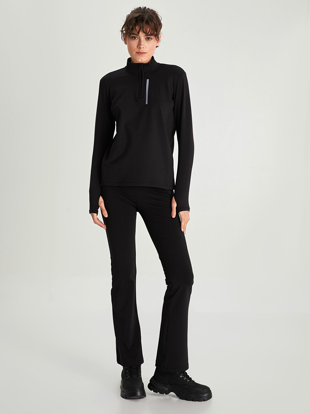 Dik Yaka Baskılı Uzun Kollu Kadın Outdoor Tişört